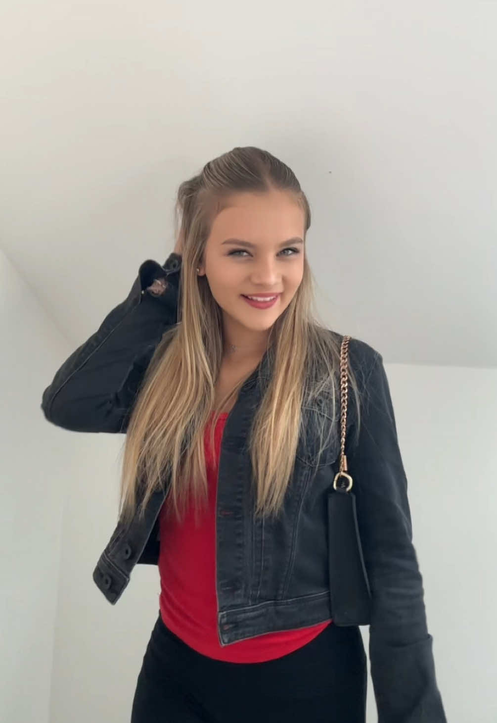 𝑨𝒎𝒆𝒍𝒌𝒂 💗 (@amelia_wanowska) - Urlebird