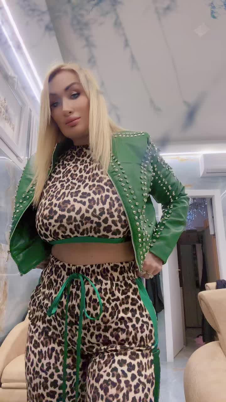 Mara Traversi (@maratraversi) - Urlebird