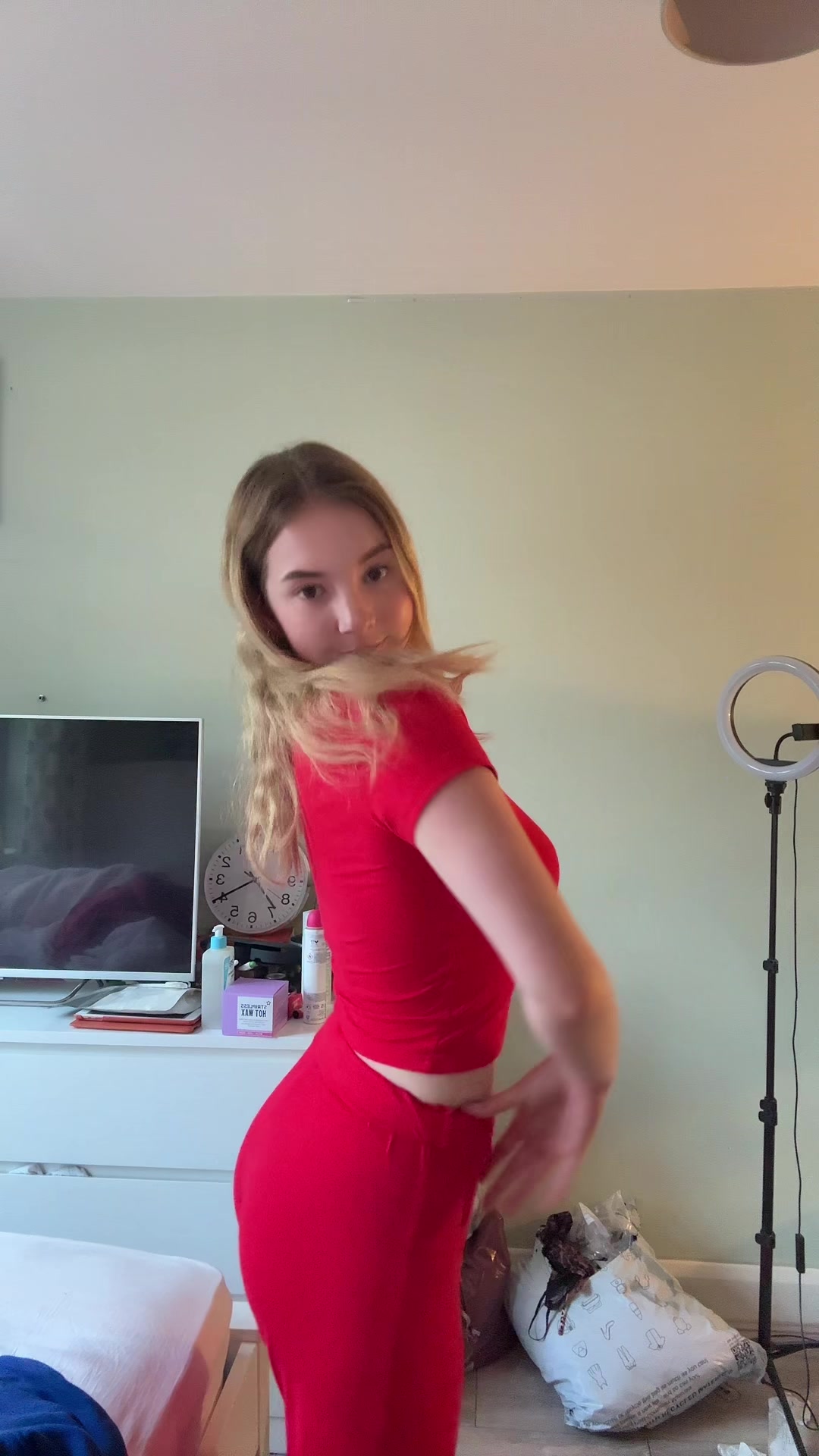 Arina_mirova (@arinamirova) - Urlebird