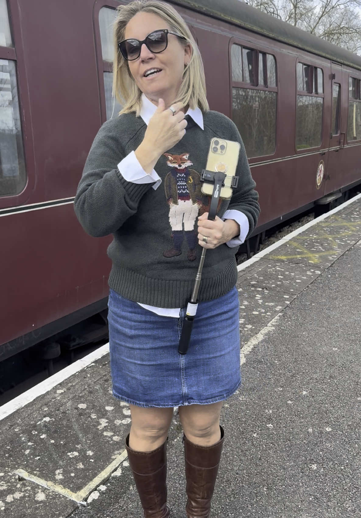 Lucy Masters (@foxygeekgirl) - Urlebird