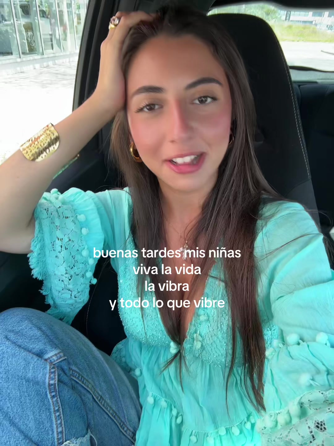 Astrid Millán (@astridmillann) - Urlebird