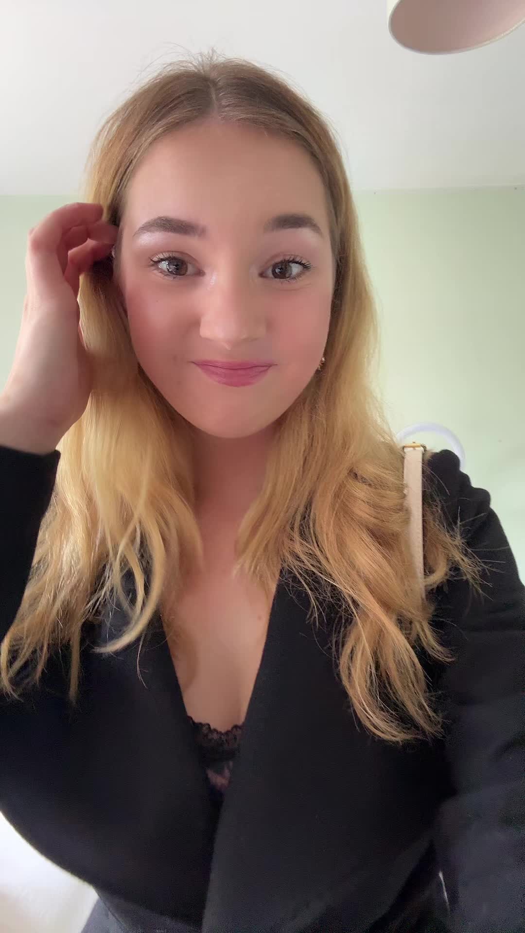 Arina_mirova (@arinamirova) - Urlebird