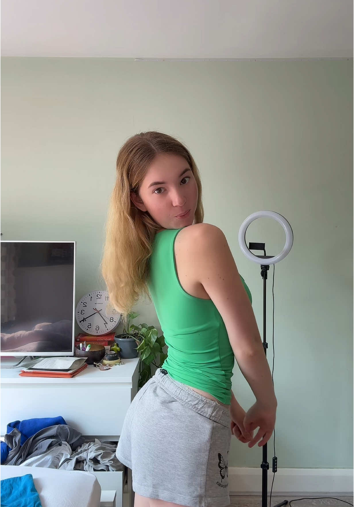 Arina_mirova (@arinamirova) - Urlebird