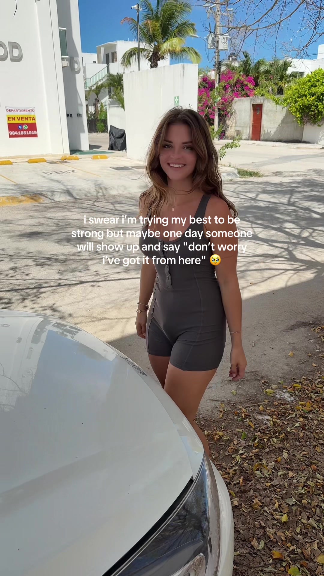 Emma Lex (@emmatsgirl) - Urlebird