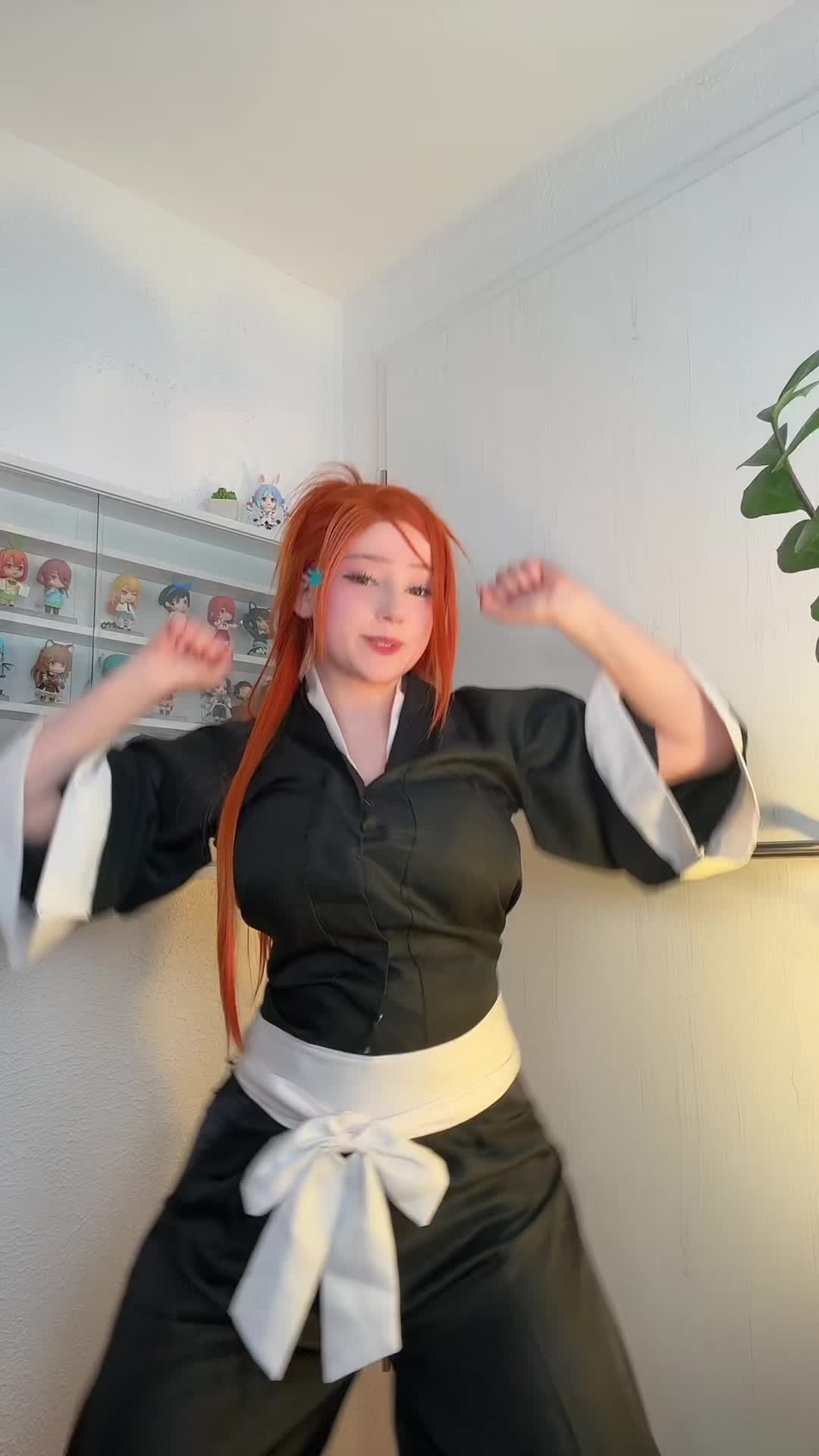 twitch.tv/upminaa (@upminaa.cos) - Urlebird