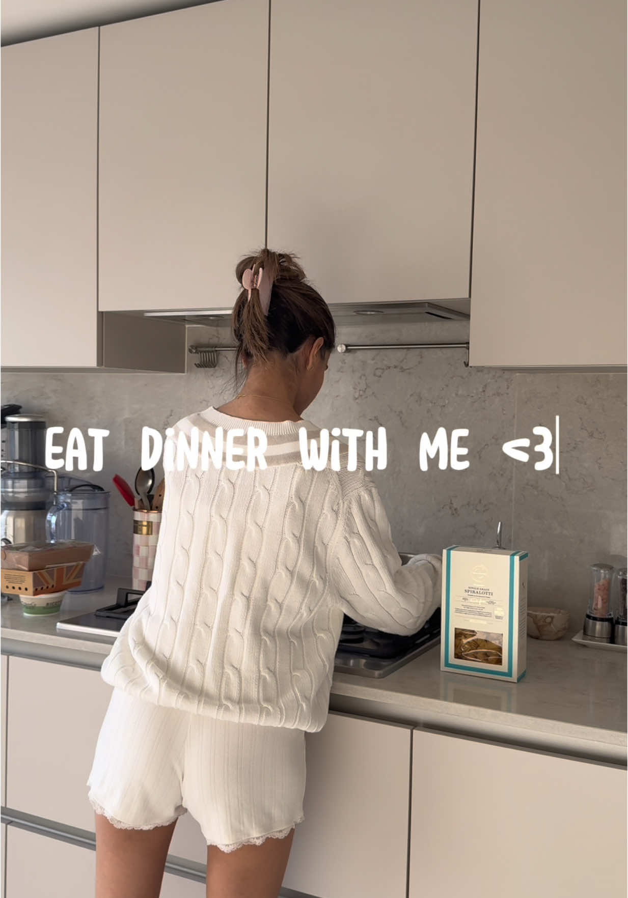 easy & cozy weekday dinner 😌🍝 | Lidia Mera (@lidiavmera)