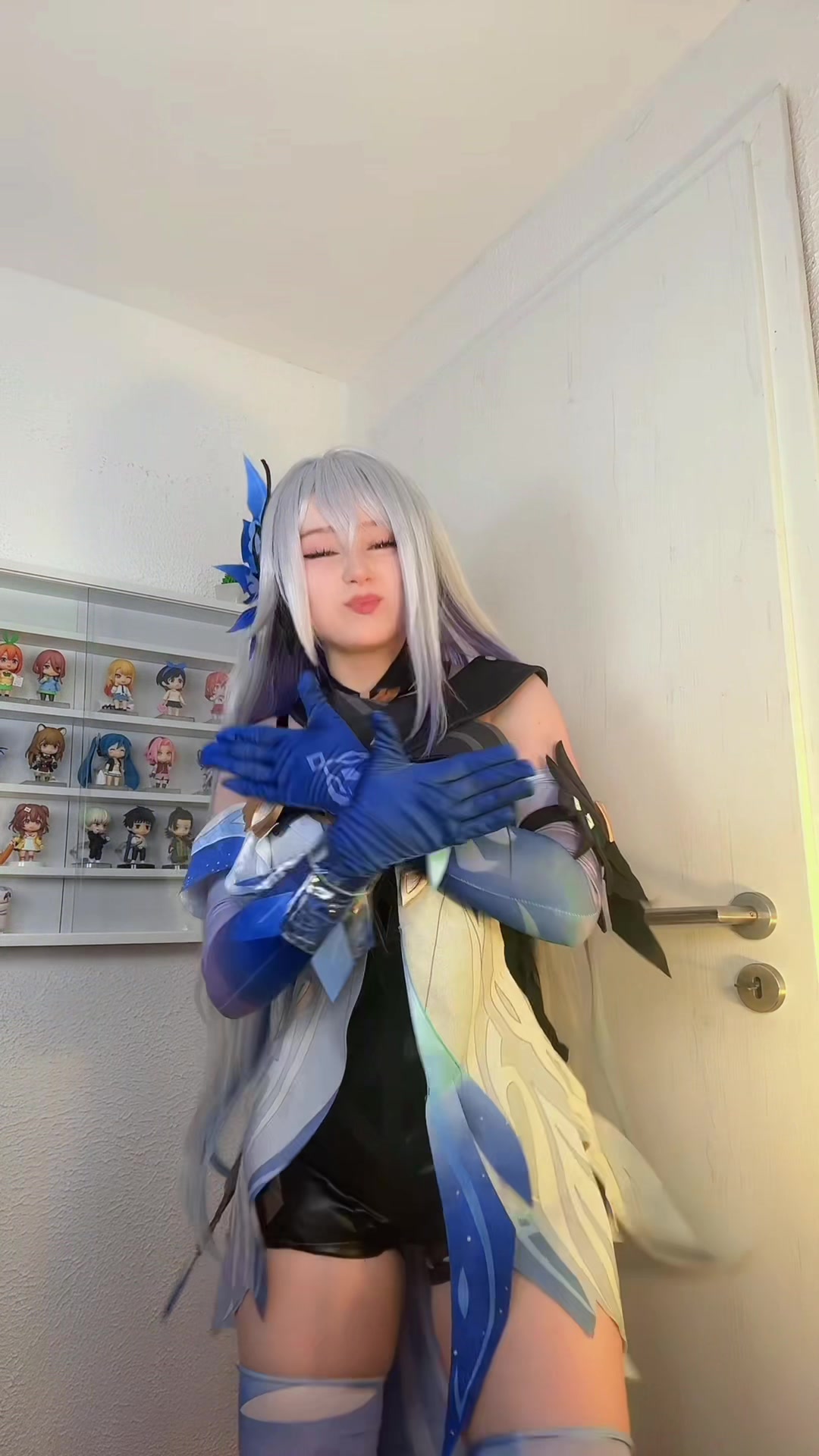 twitch.tv/upminaa (@upminaa.cos) - Urlebird