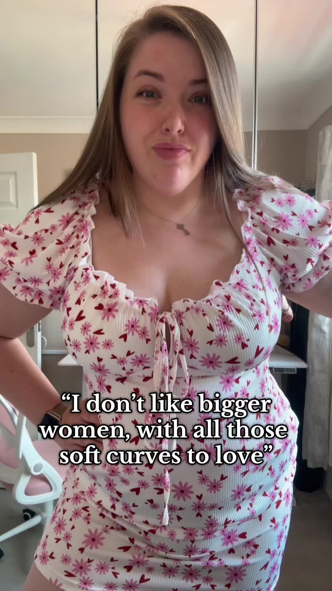 𝒜𝓂𝒷𝑒𝓇 𝐿𝑜𝓊𝒾𝓈𝑒 (@amberhunbun) - Urlebird