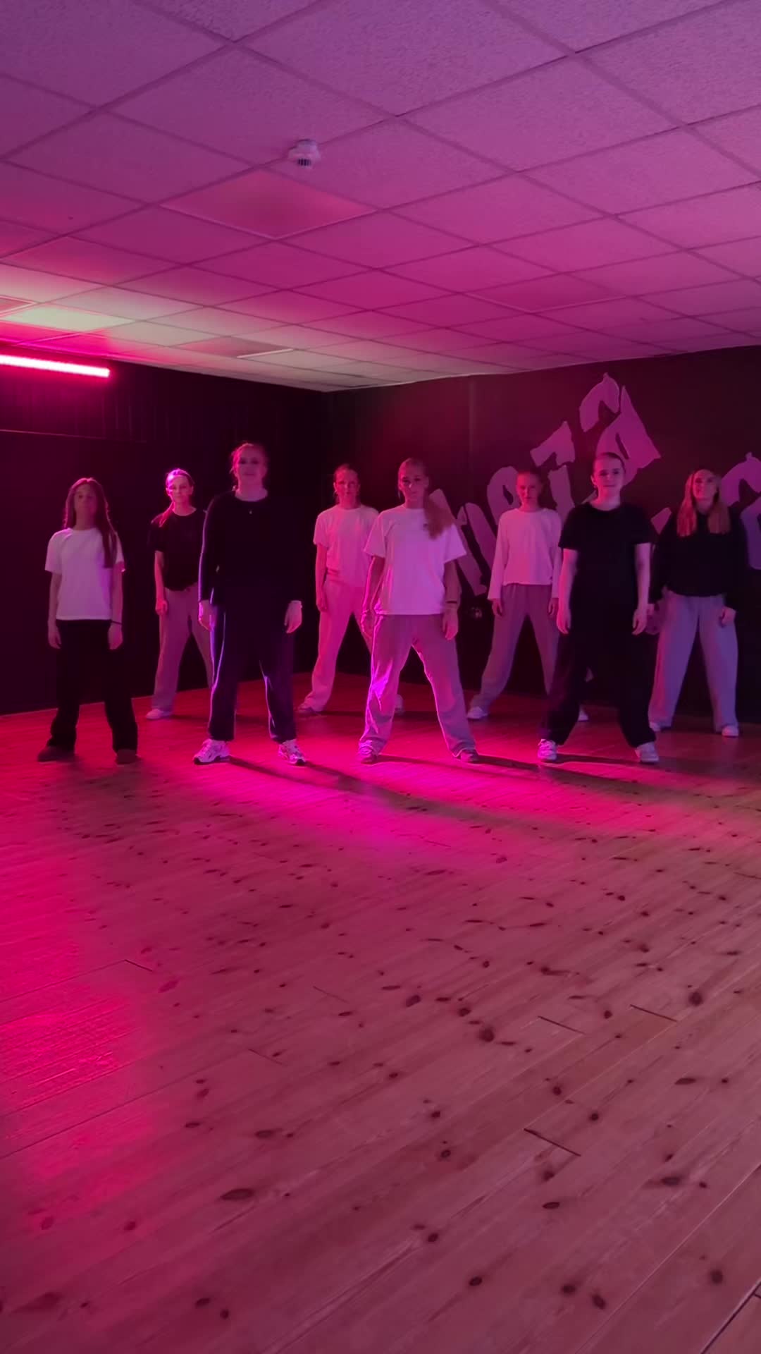🦄 @chezadansestudio - Cheza Dansestudio - TikTok