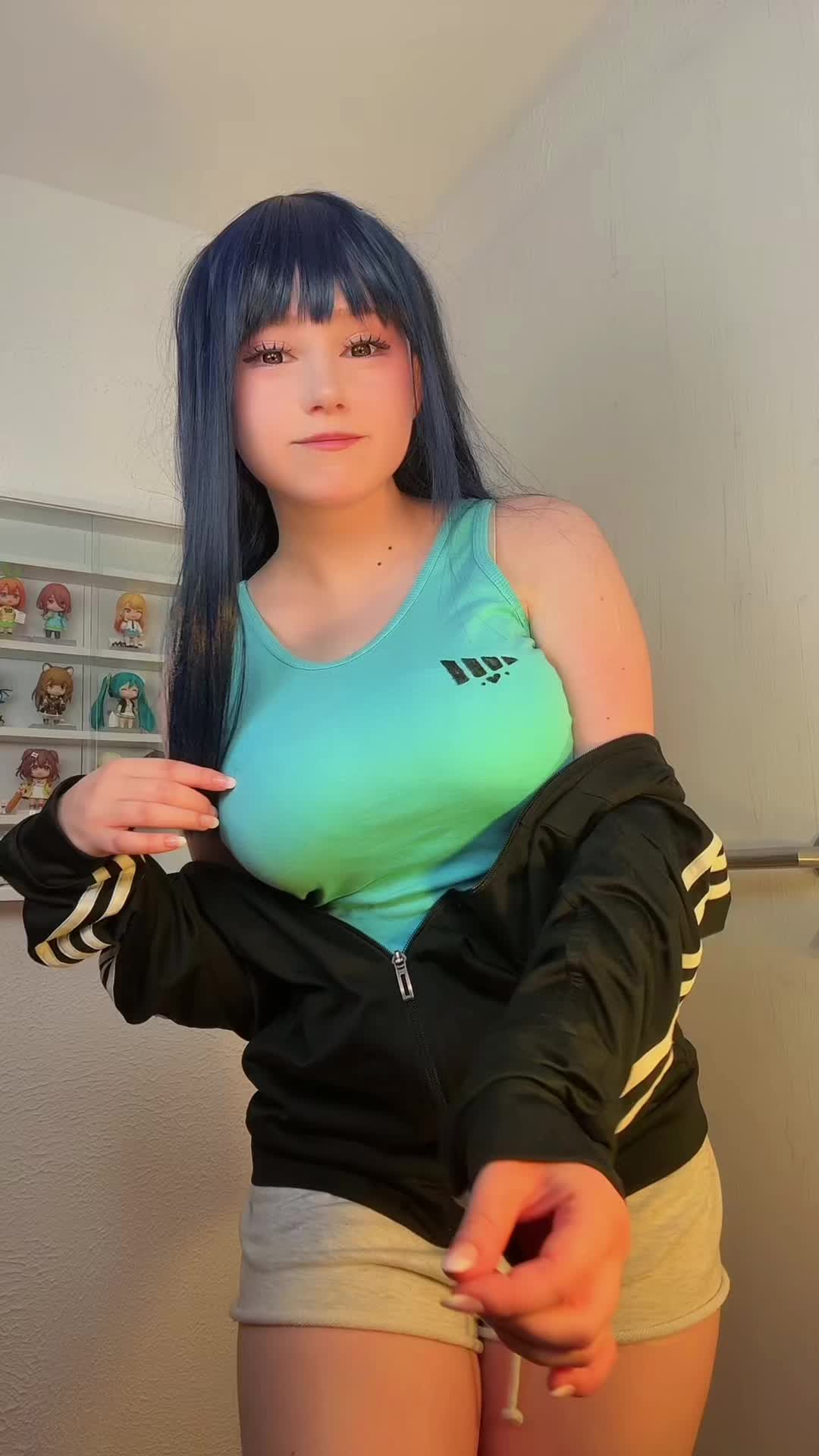 twitch.tv/upminaa (@upminaa.cos) - Urlebird