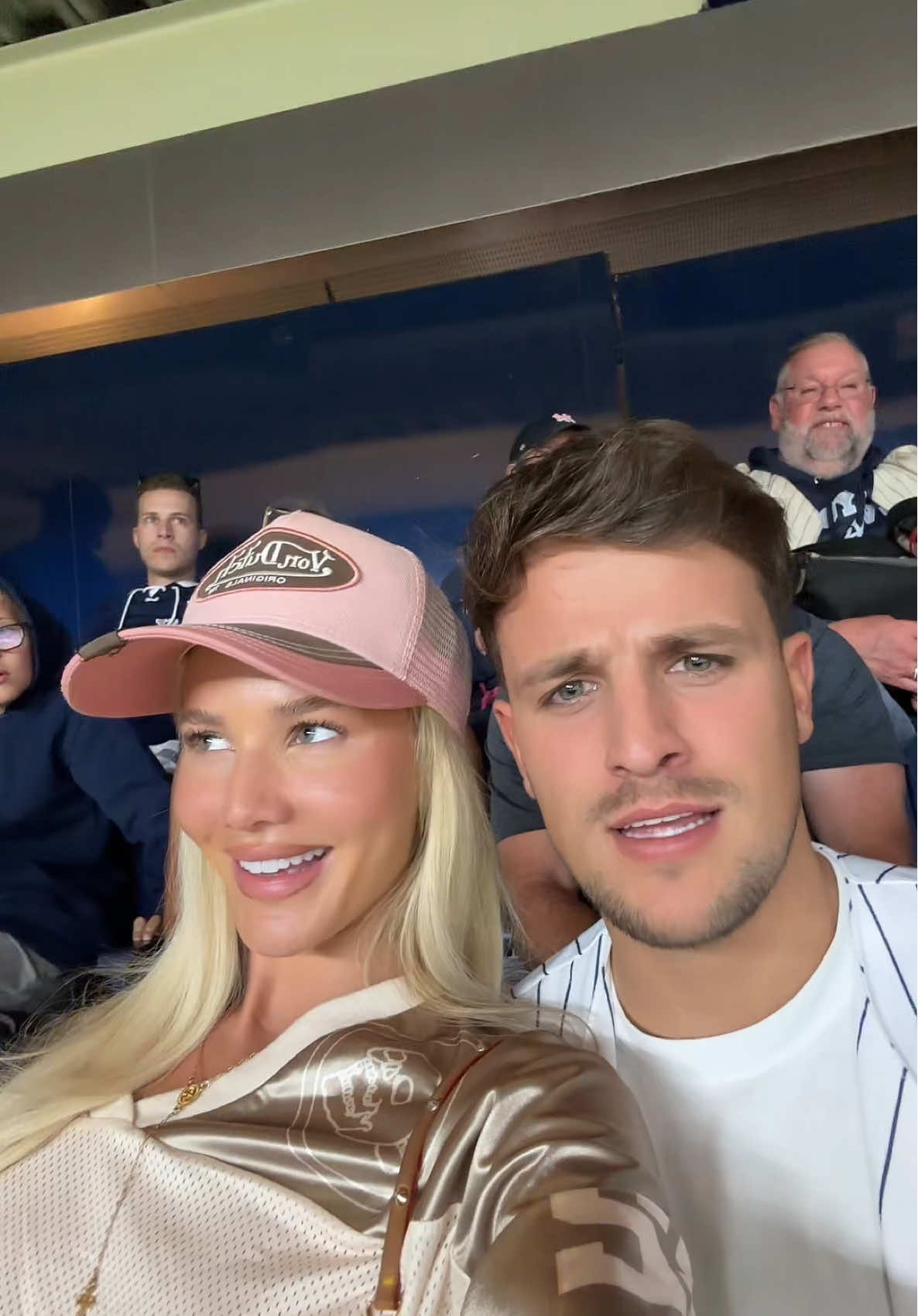 Grace Rosa (@gracexrosa) - Urlebird