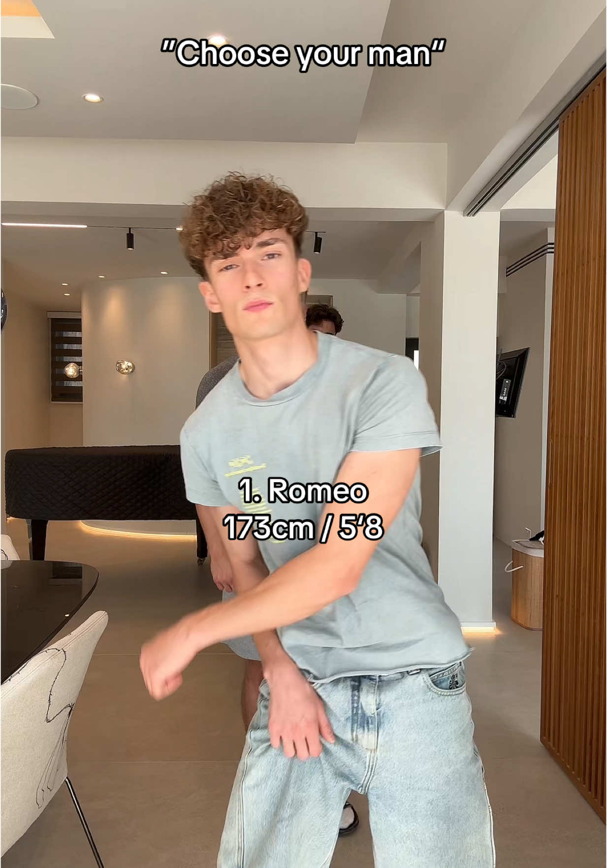 Romeo (@romeo_twi) - Urlebird