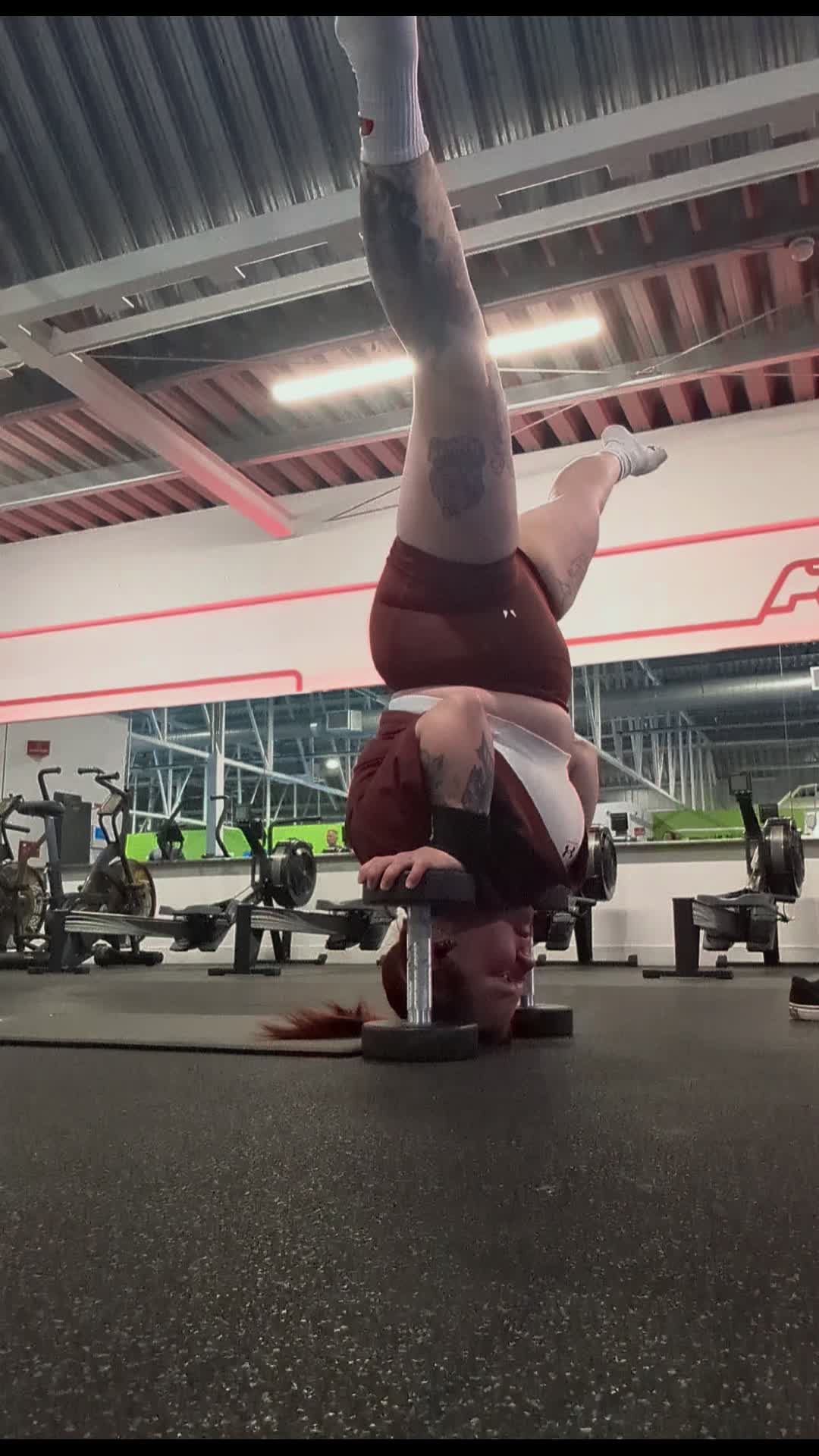 Victoria Rae Matthews (@vicraee) - Urlebird