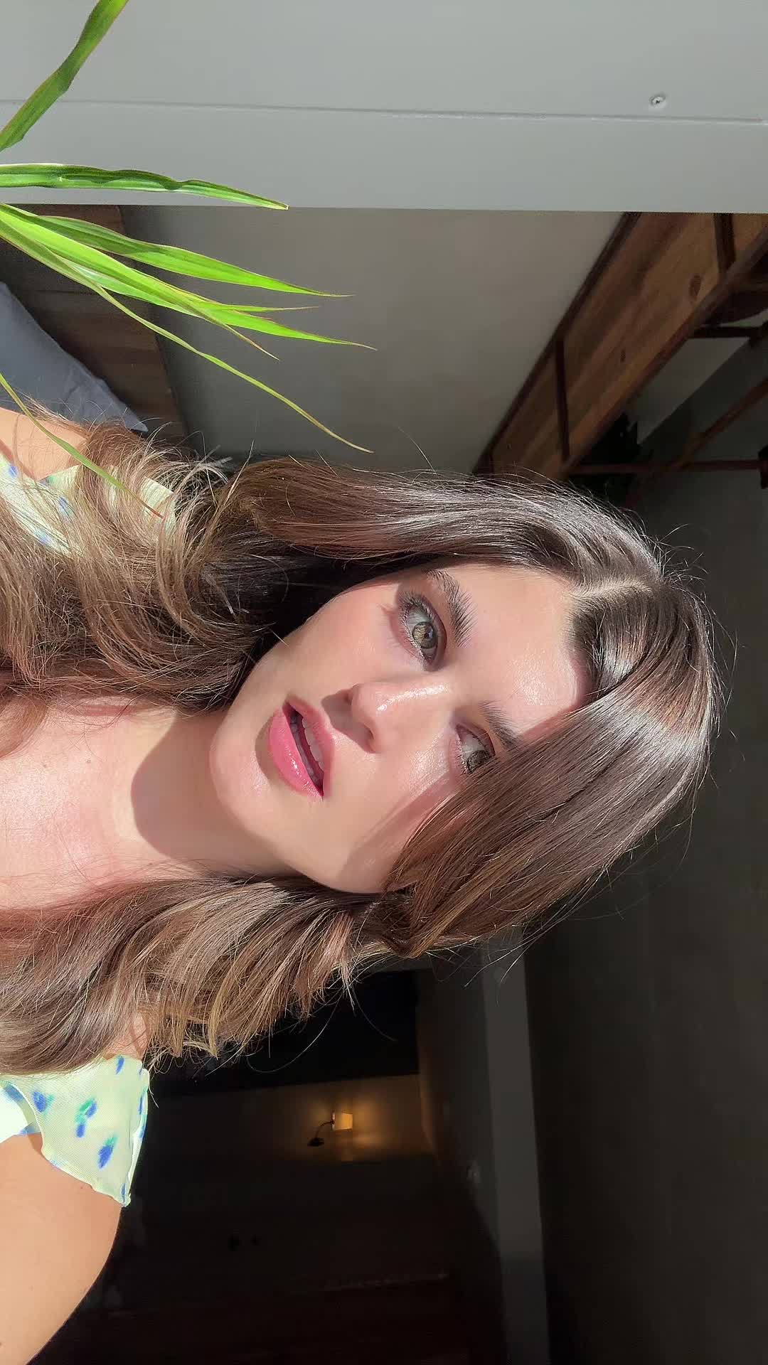 Elle Edwards (@livefitelle) - Urlebird