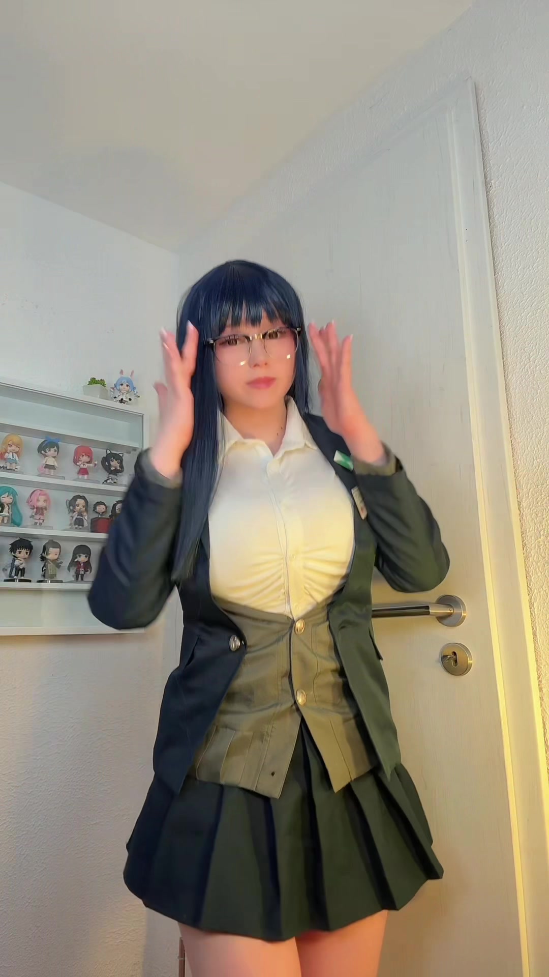 twitch.tv/upminaa (@upminaa.cos) - Urlebird