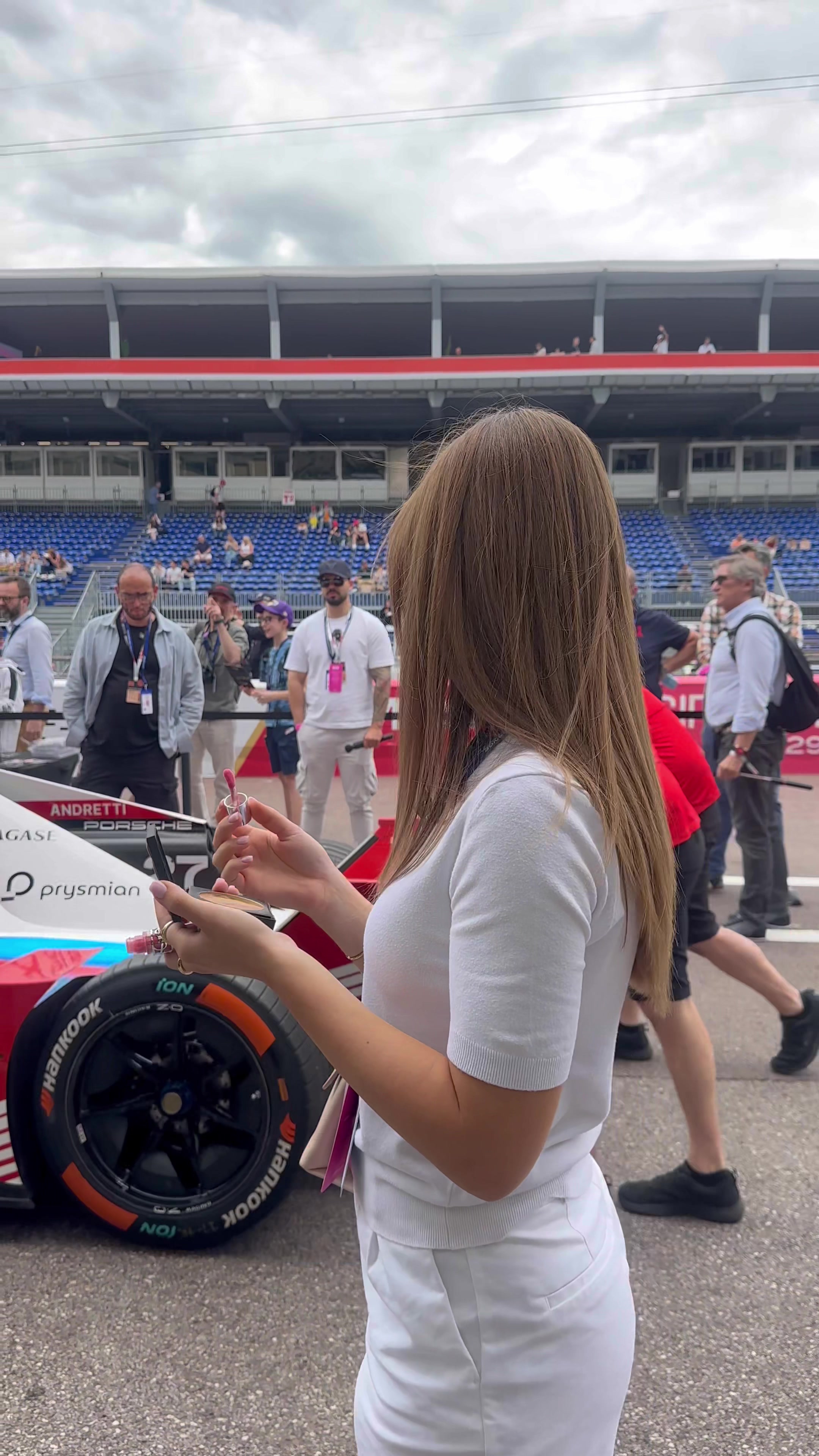 Juliahlrr (@juliaahlr) - Urlebird