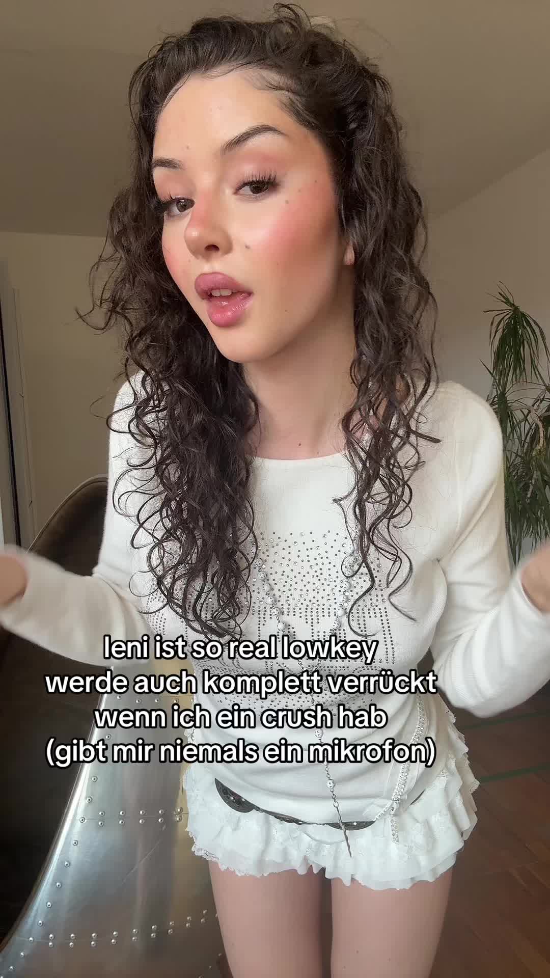 „wenn er lacht hat er aura“ leni ich | woistlena (@woistlena)