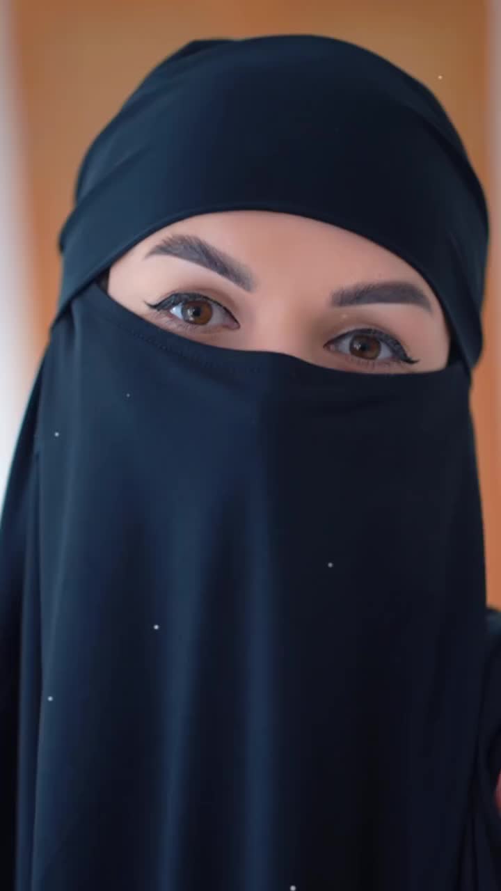 azilia hadid (@azilia.hadid6) - Urlebird