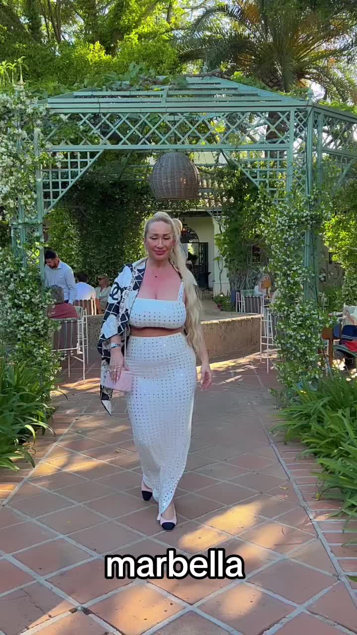 Mara Traversi (@maratraversi) - Urlebird