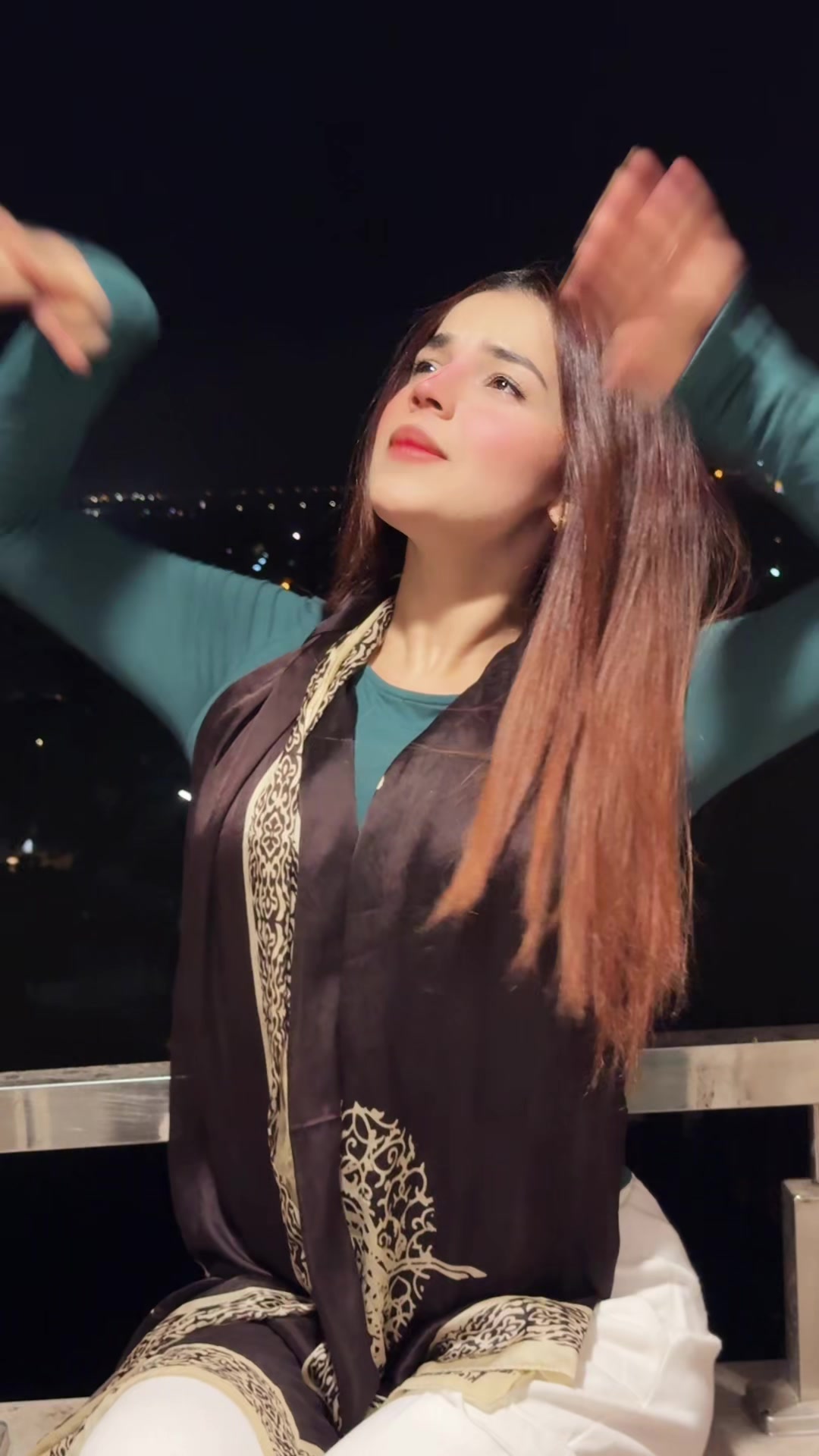 Amna Malik (@amnamalik1192) - Urlebird