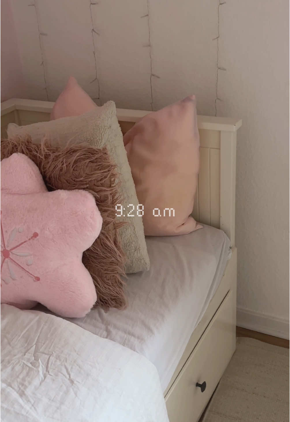 mira daisy (@_miradaisy) - Urlebird