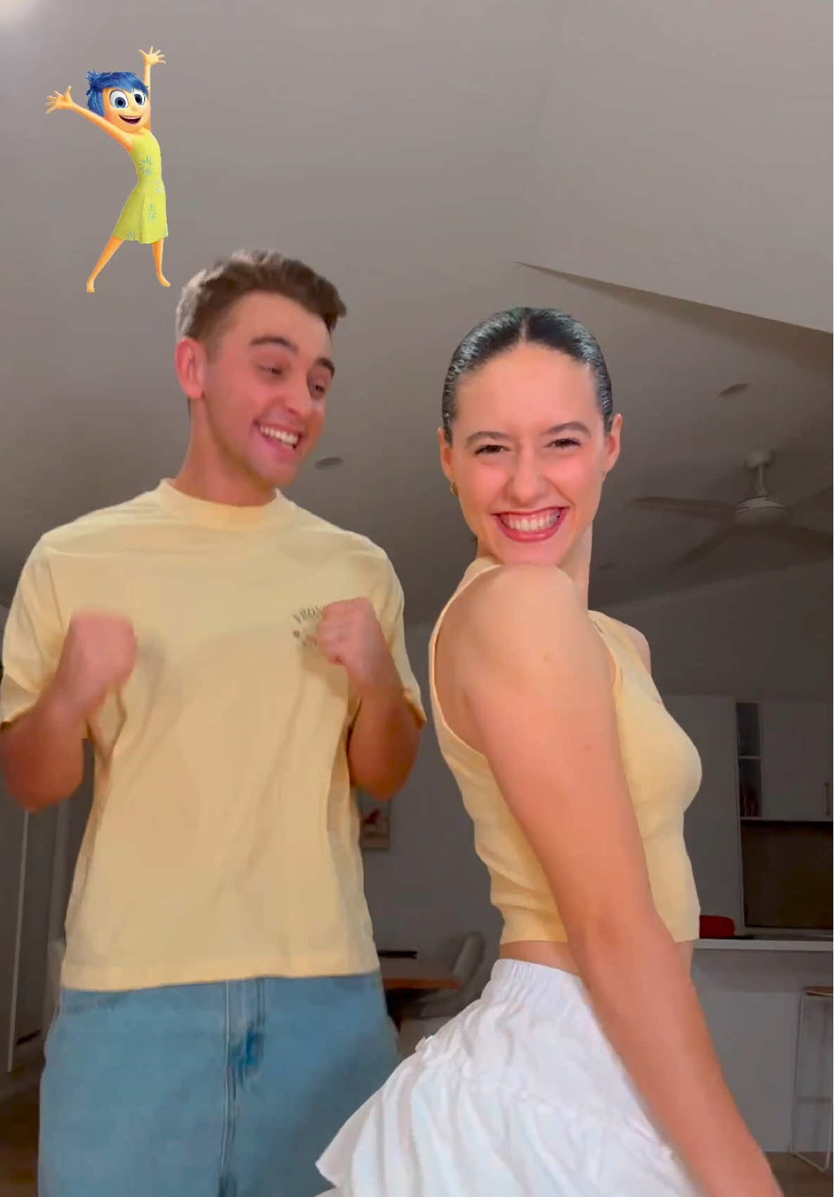 James & Jasmin (@jamesandjasmin) - Urlebird