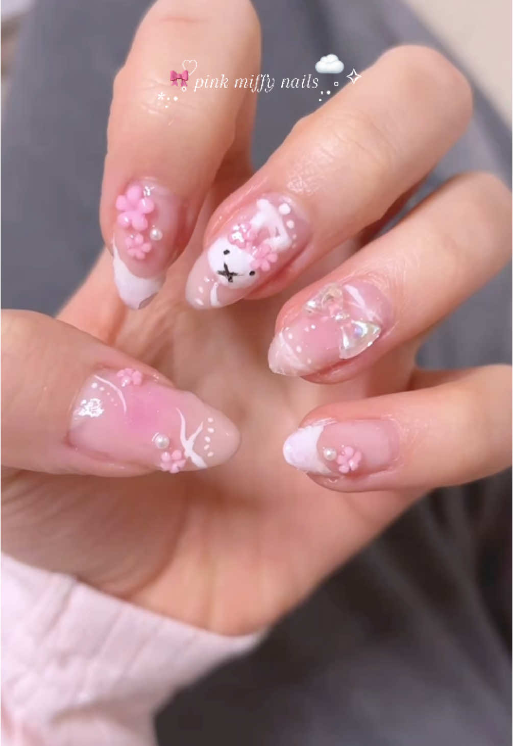 mira daisy (@_miradaisy) - Urlebird