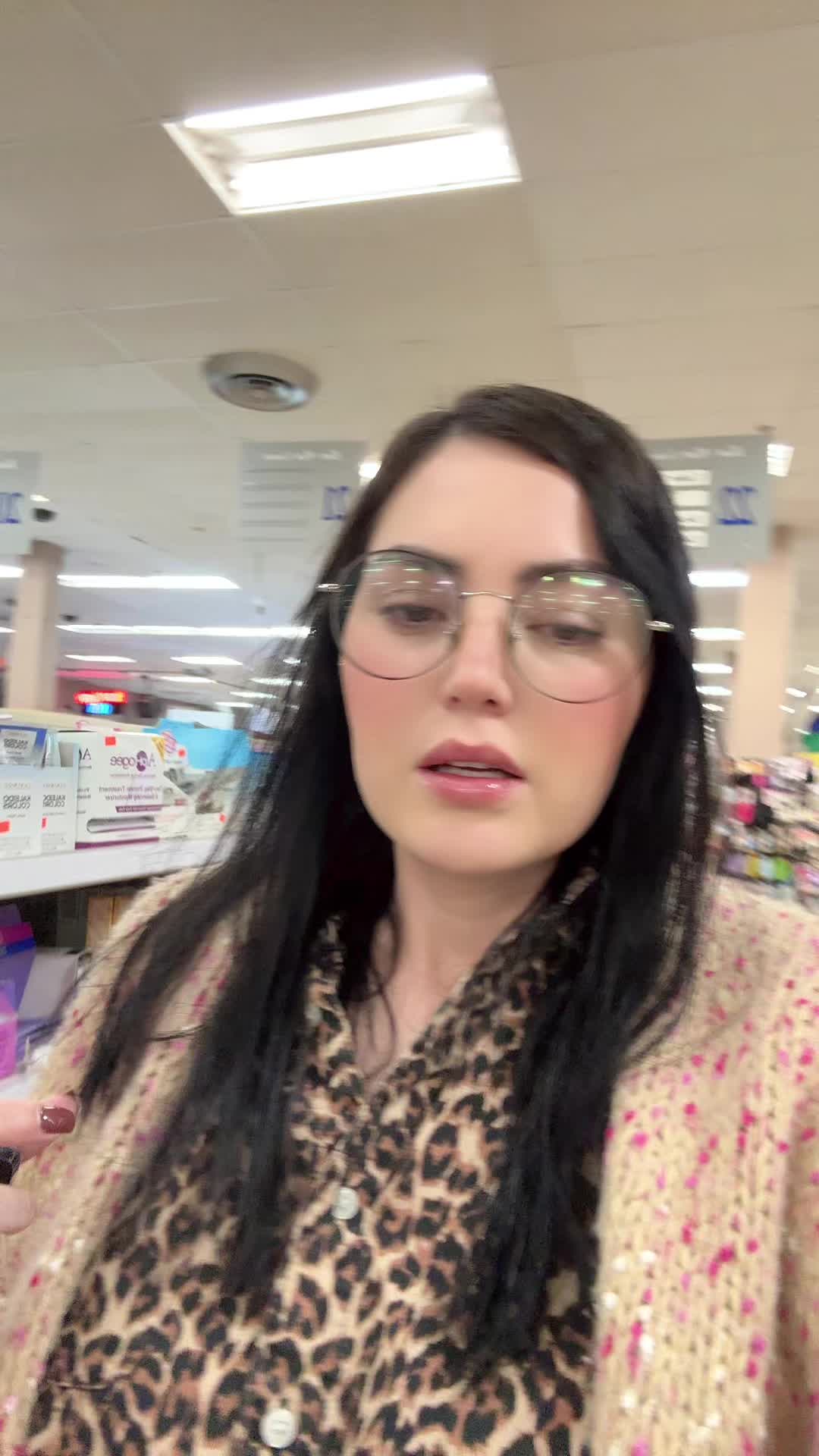 guys i love vivi don’t compare us pls | vee liette (@veeliette)