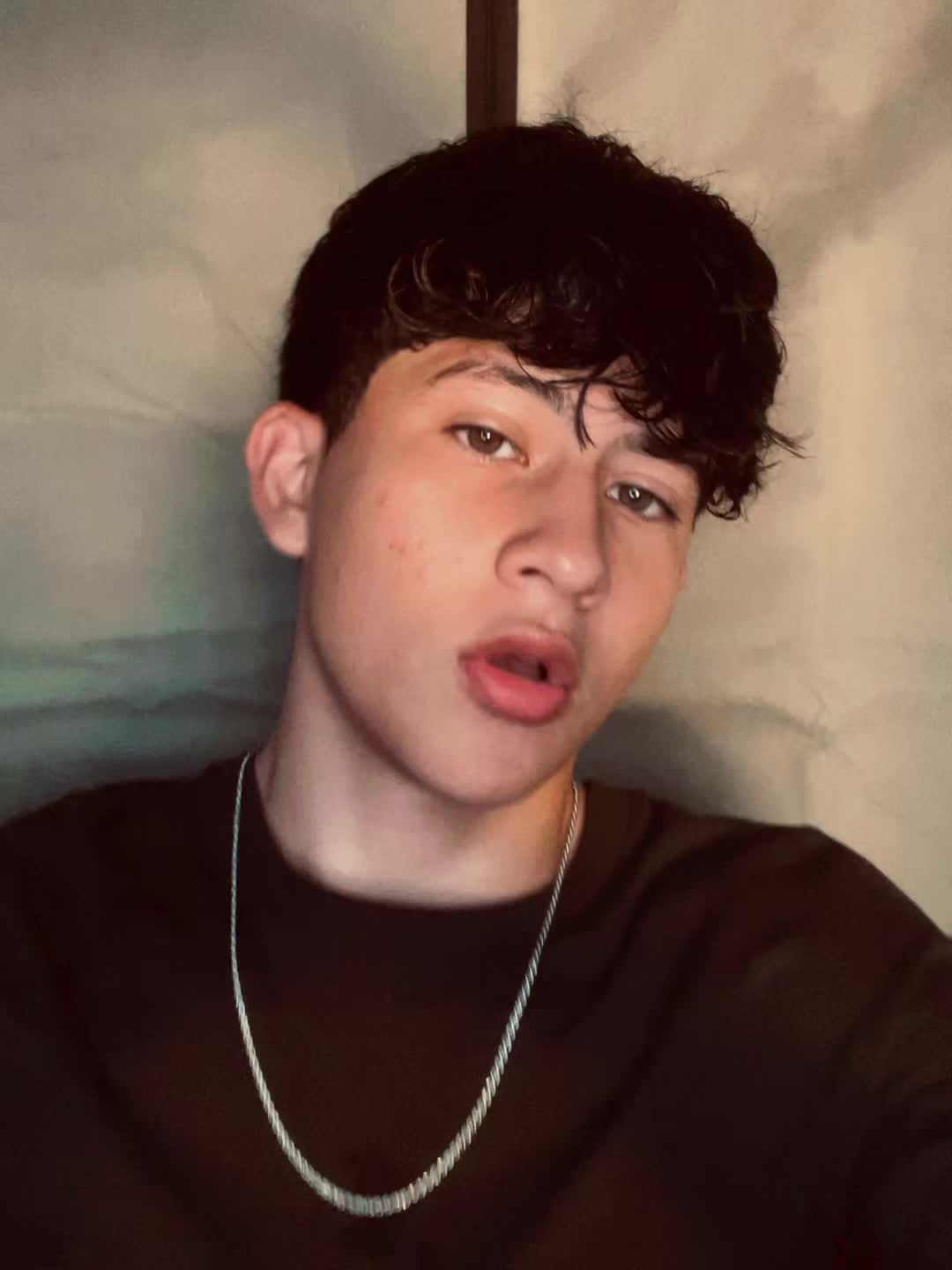 @Live_de_sebas esta es la cuenta 😁 | soy_sebas_0ficial (@soy_sebas_0ficial)