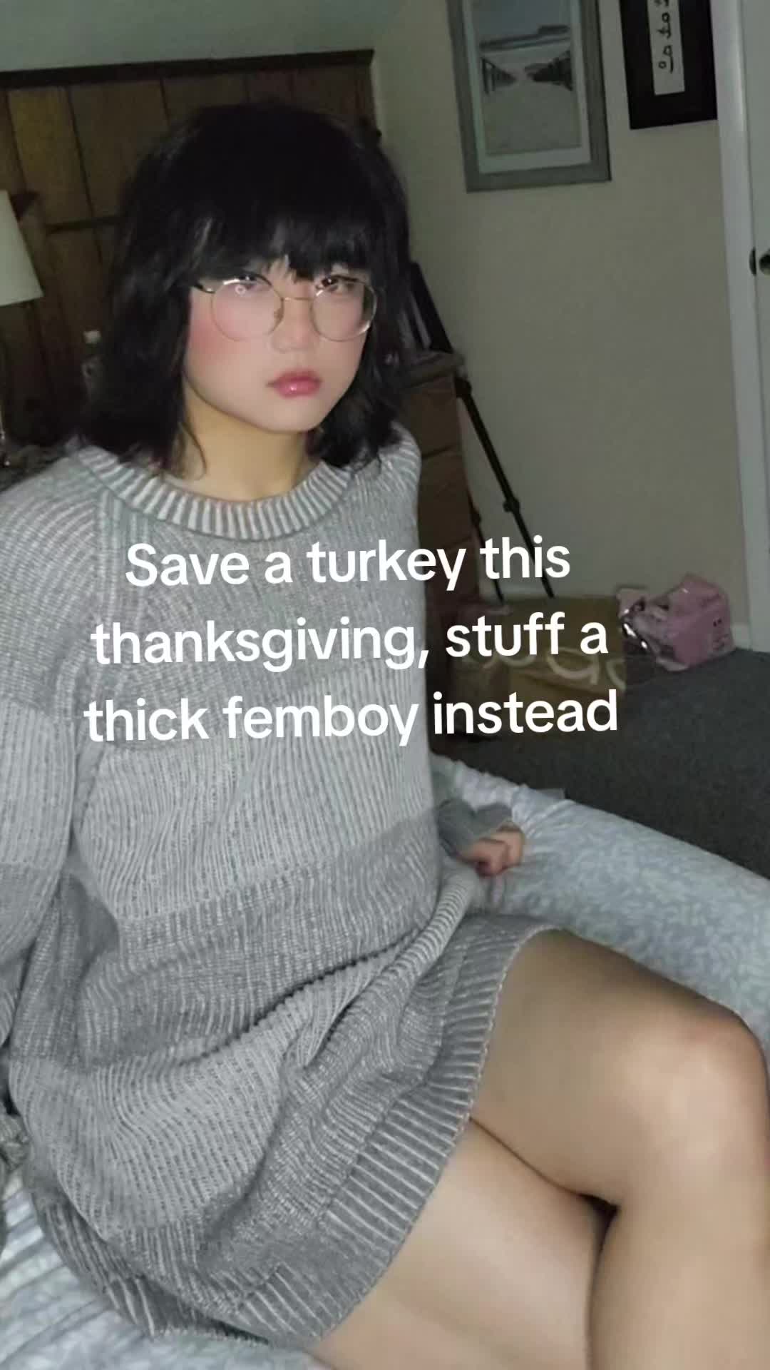 the legs are always the juiciest, after | Cuteukeboy Snoe ️ (@cuteukeboy)