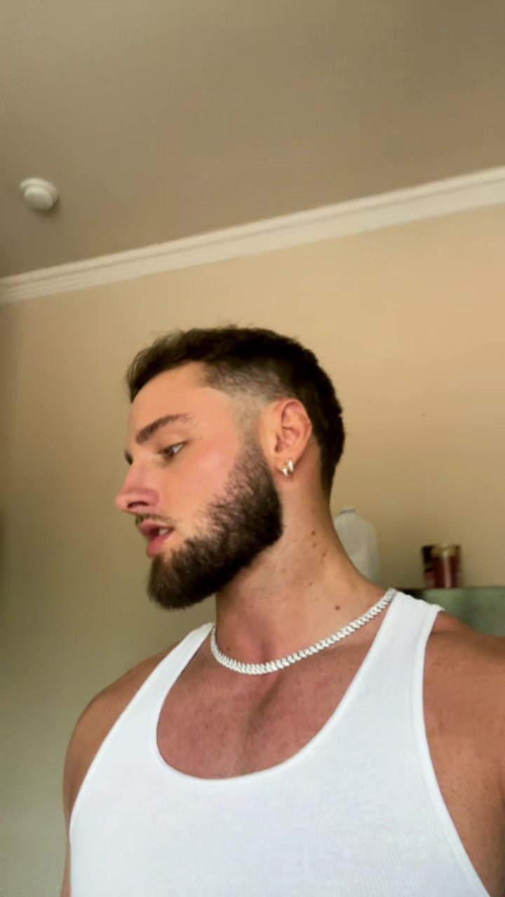 Reilly (@reilly_sterling_golden) - Urlebird