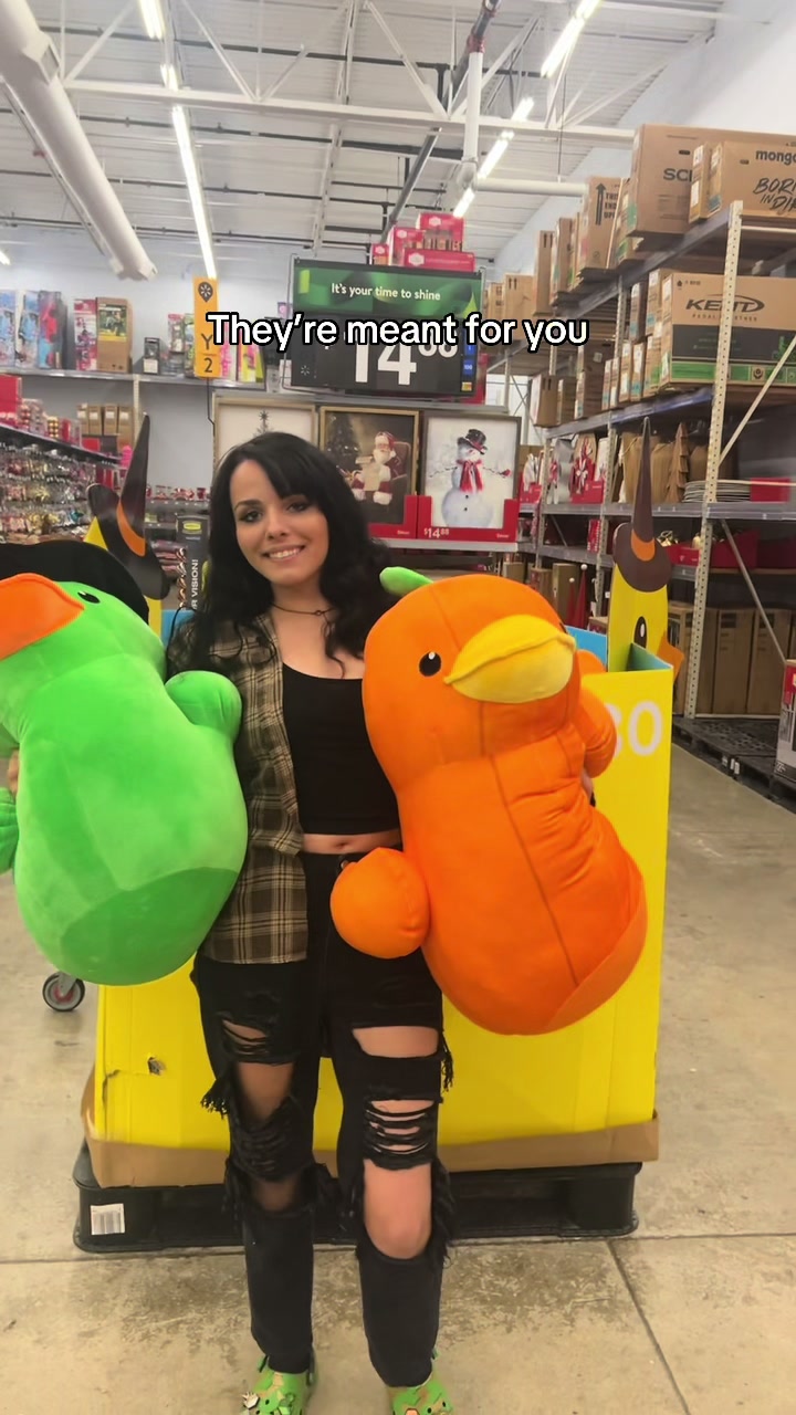 Everyone needs a Halloween duck in | Julie (@julie_lunar)