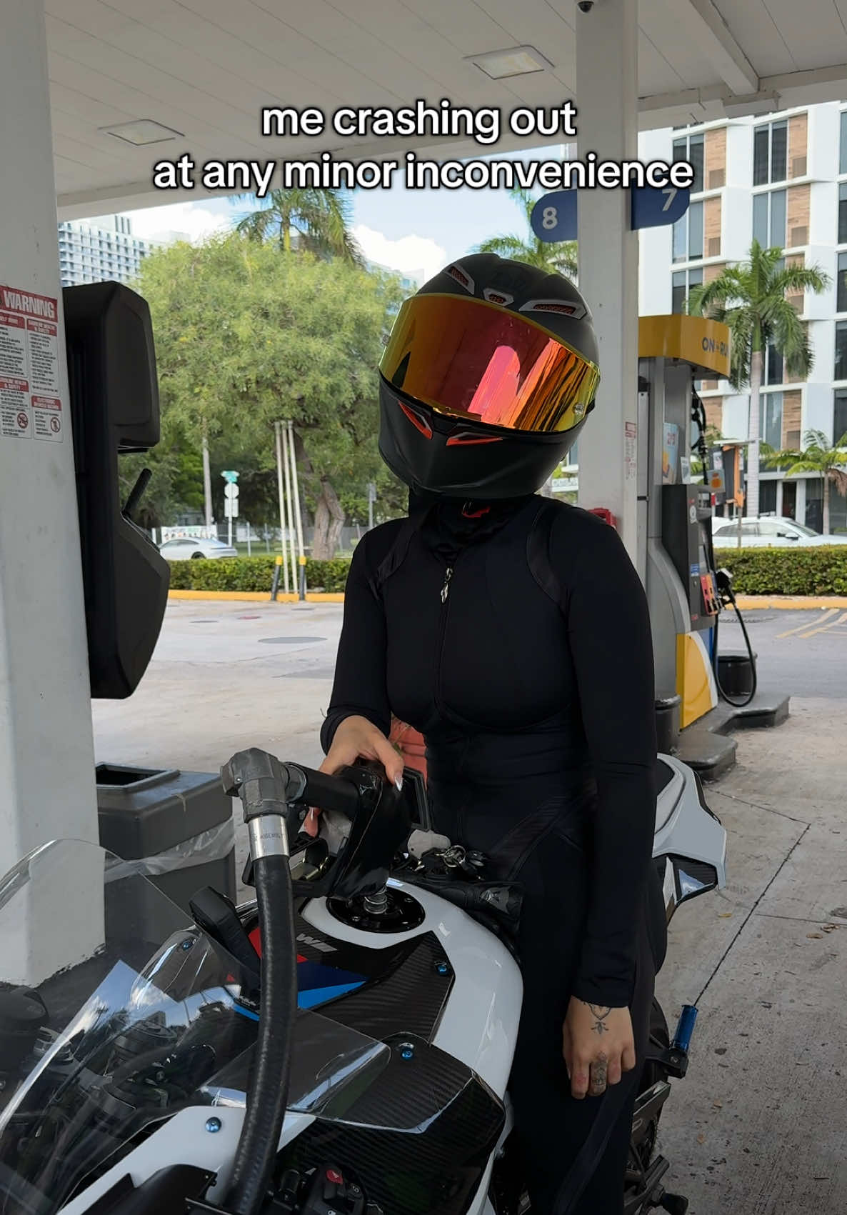 lunaxrides (@lunaxrides) - Urlebird