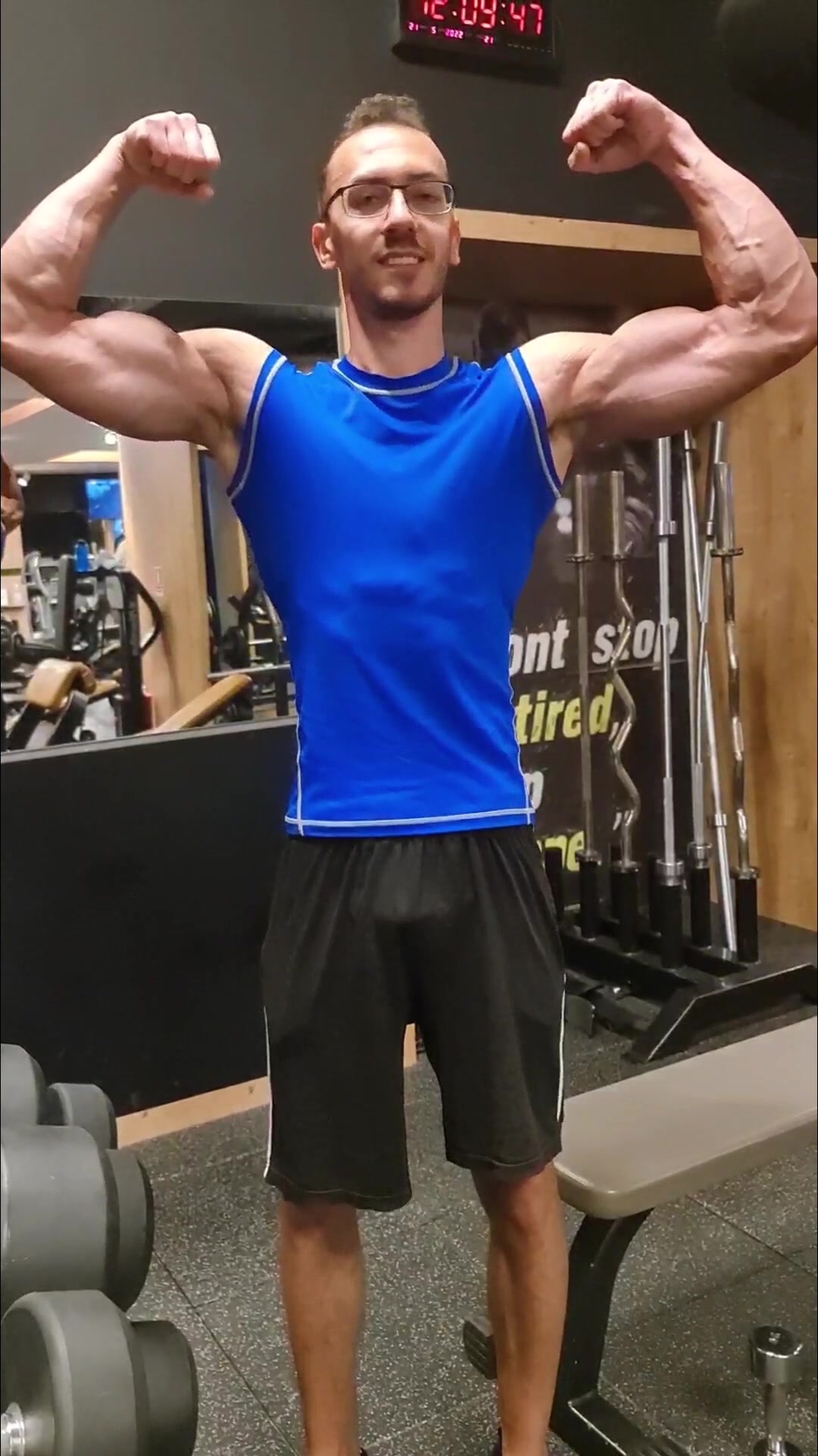 Biceps curls with 30kg/arm 💪🏻 my | FitManDan (@fitmandan)