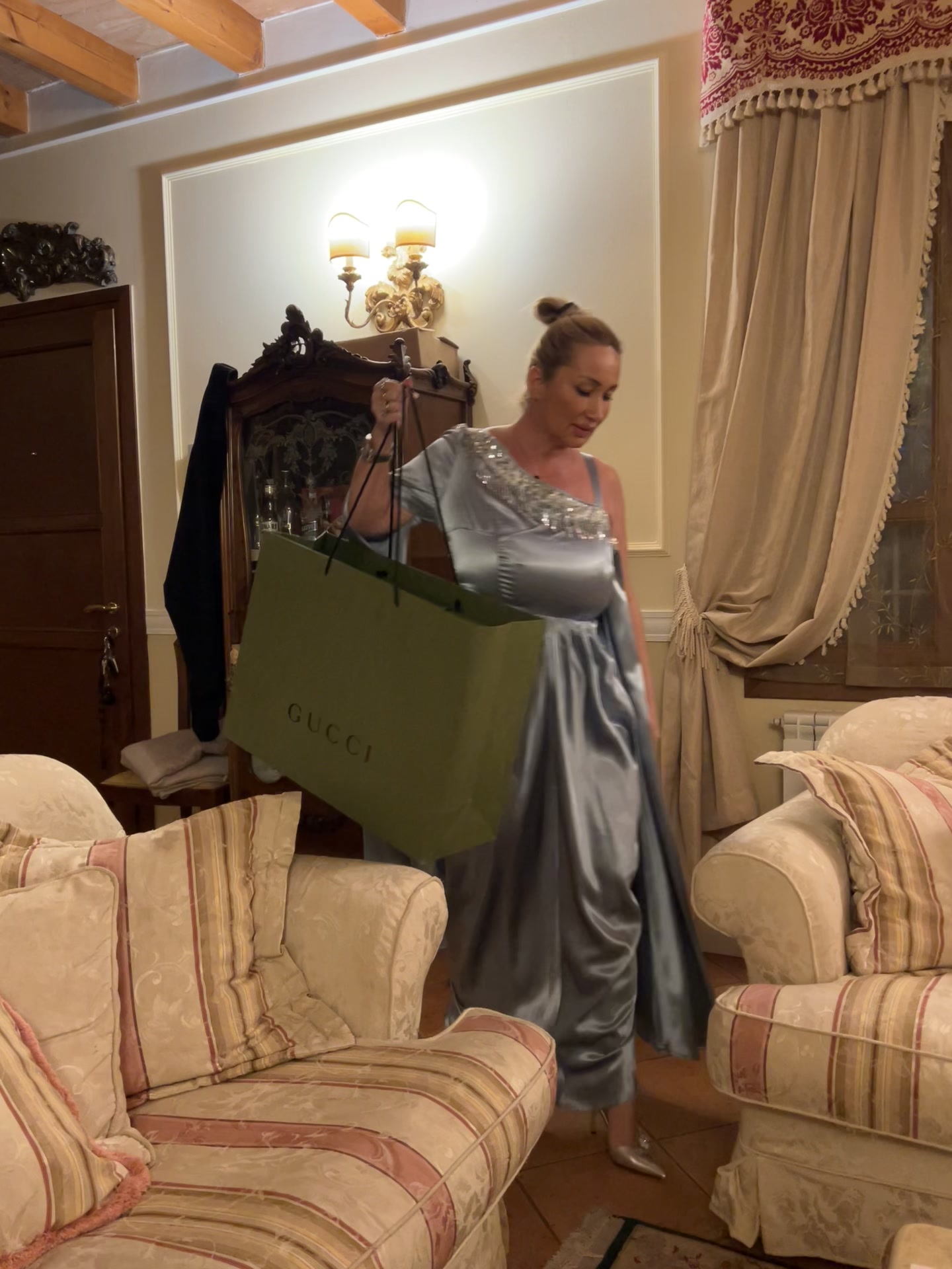 Mara Traversi (@maratraversi) - Urlebird