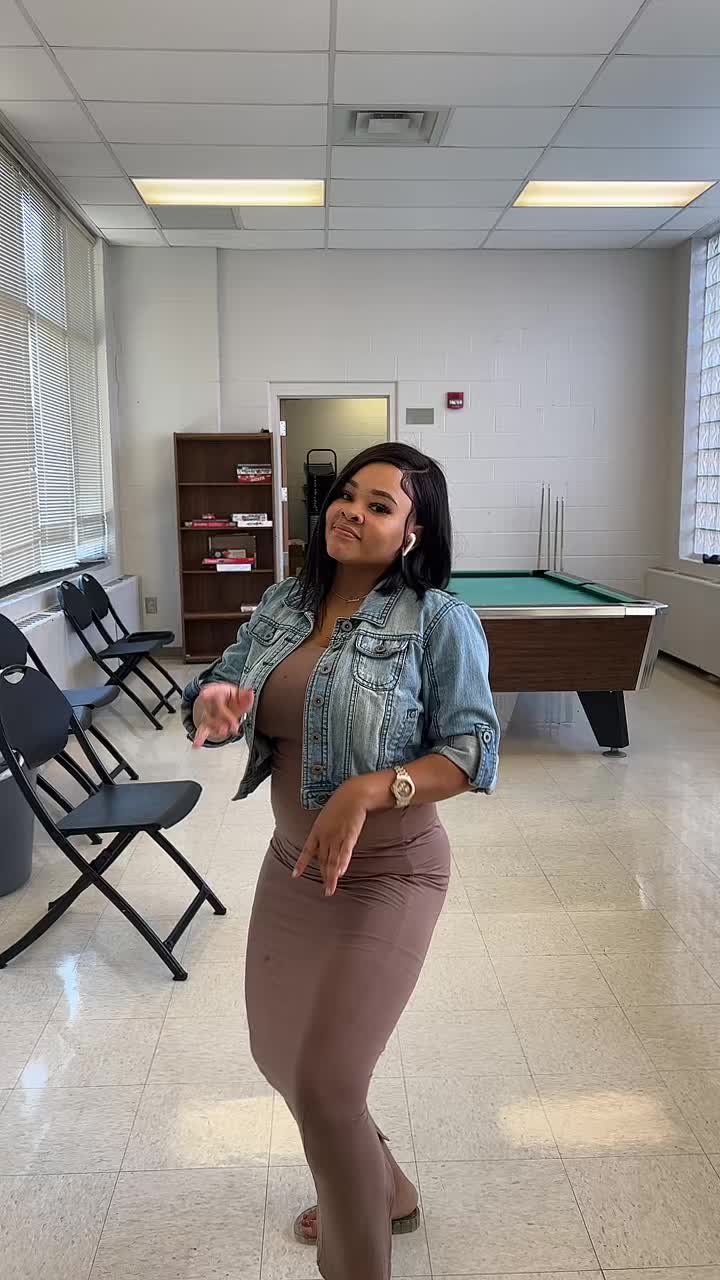 The lout outgoing big sister VS the | Moechia (@little_yella_doll)