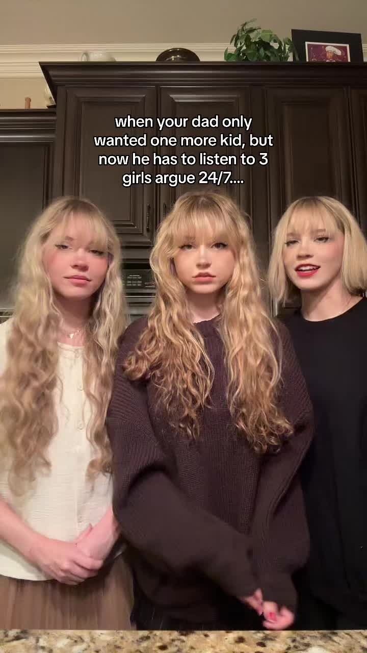me trying to listen to @NIGHTBREAKERS | megan (@itsmeganmarks)