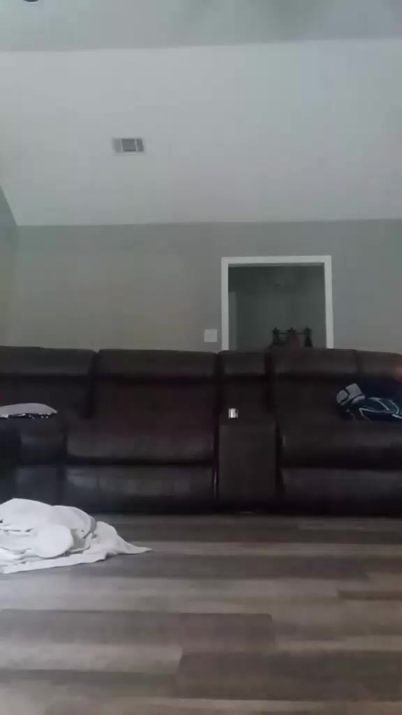 fainting prank on my dog lol | 😋JĘŇŃA😋 (@xjennaring35)