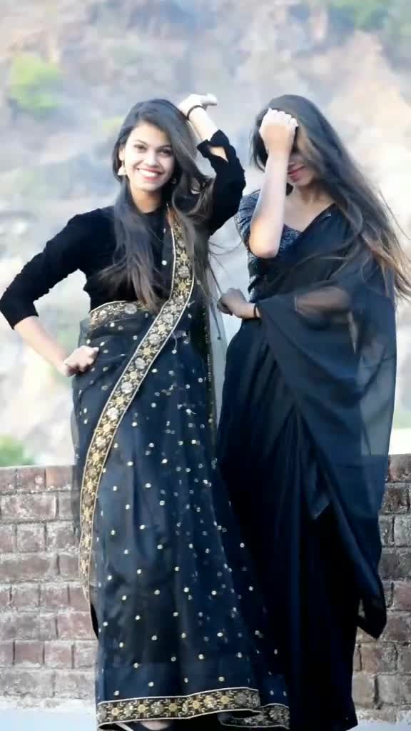 Possessive sis be like 😜 #mastidance | Shona👑 (@queen_sudhi)