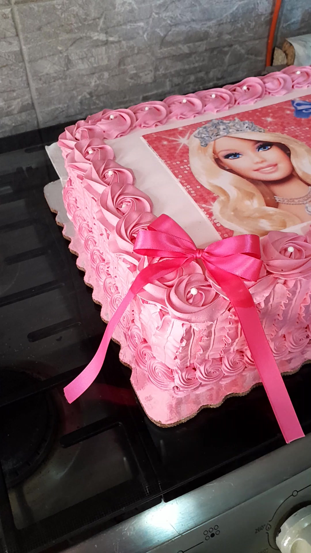 Barbie 🩷 Para 50 personas cada uno | Perla Chávez 🌺 (@cakesby_perla)