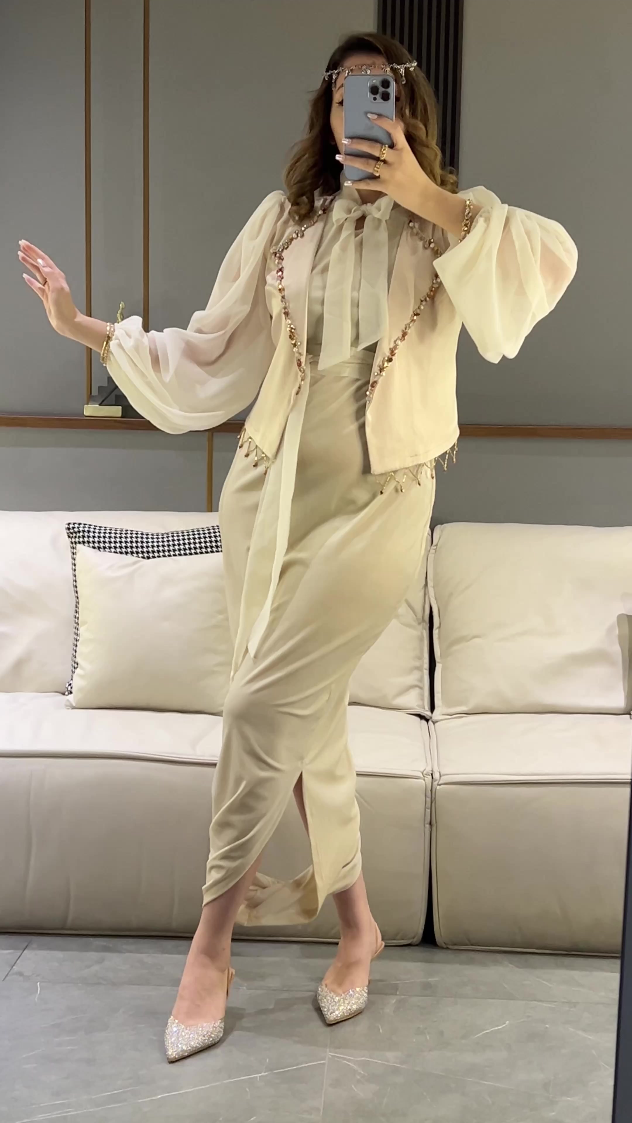 Feeling fierce in crimson and gold 🌴 | Charice (@pixel_pixie_ca)