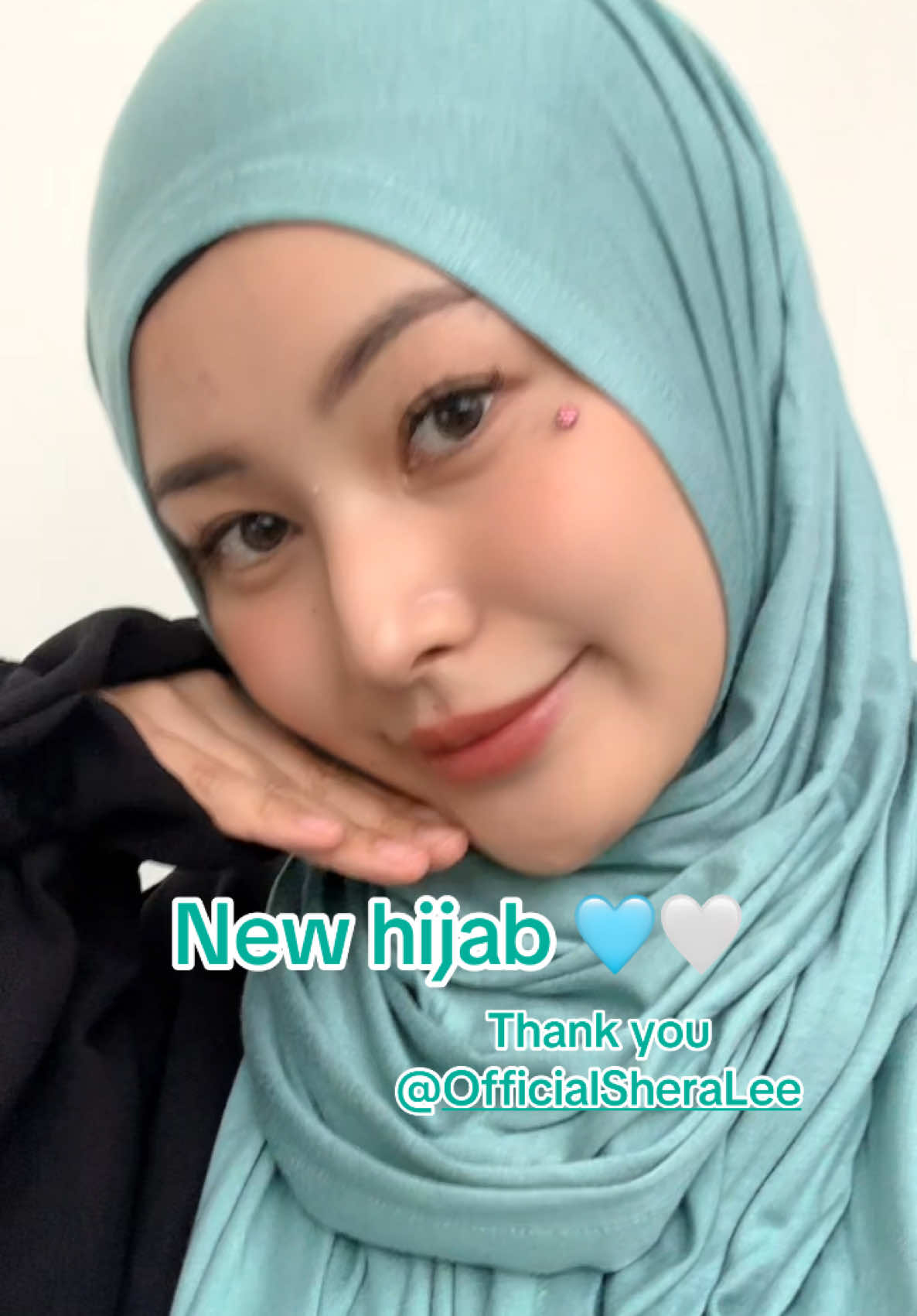 🦄 @raelilblack.official - Nuray Istiqbal - TikTok