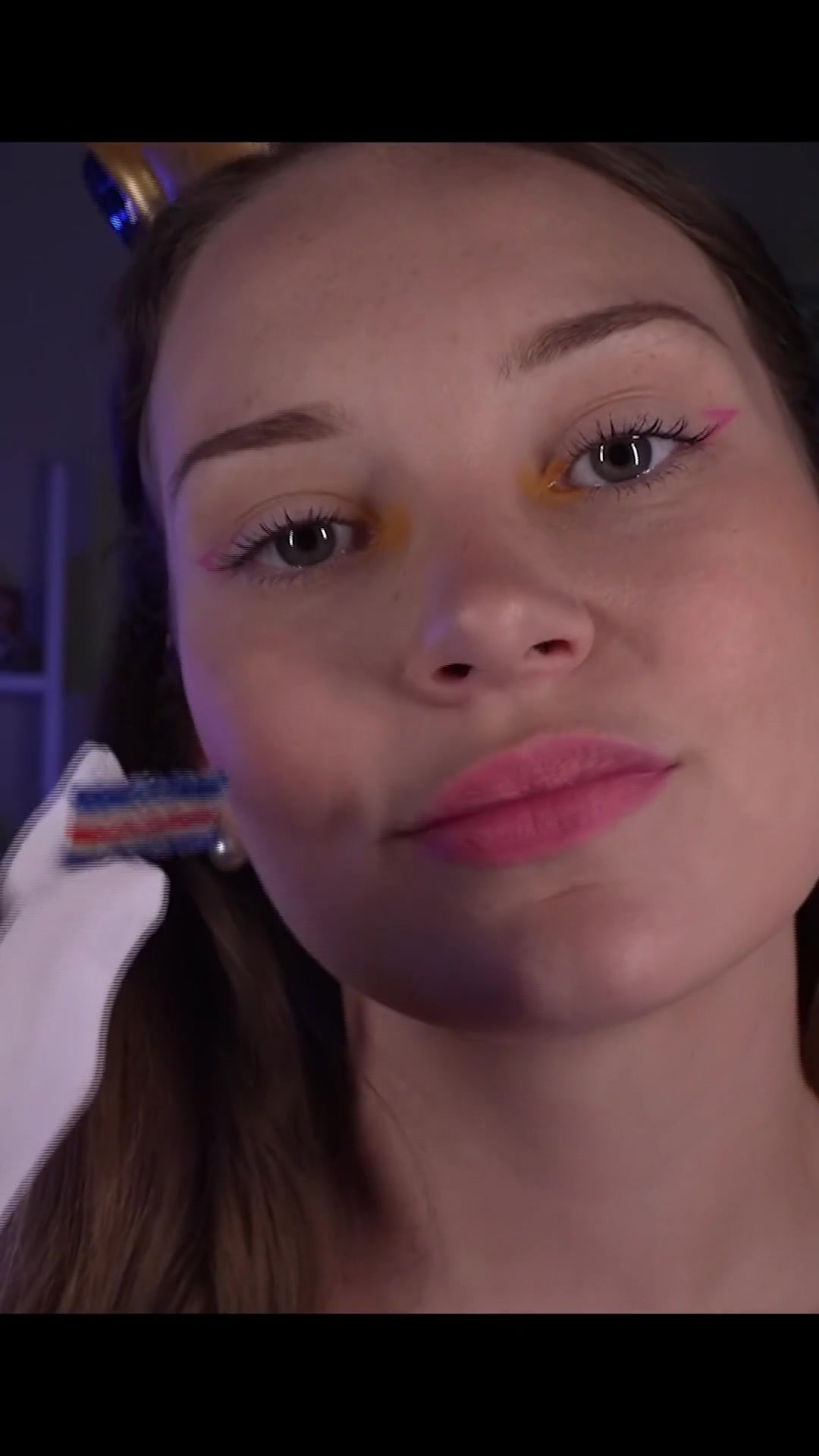 ASMR Darling 🌙 (@theasmrdarling) - Urlebird