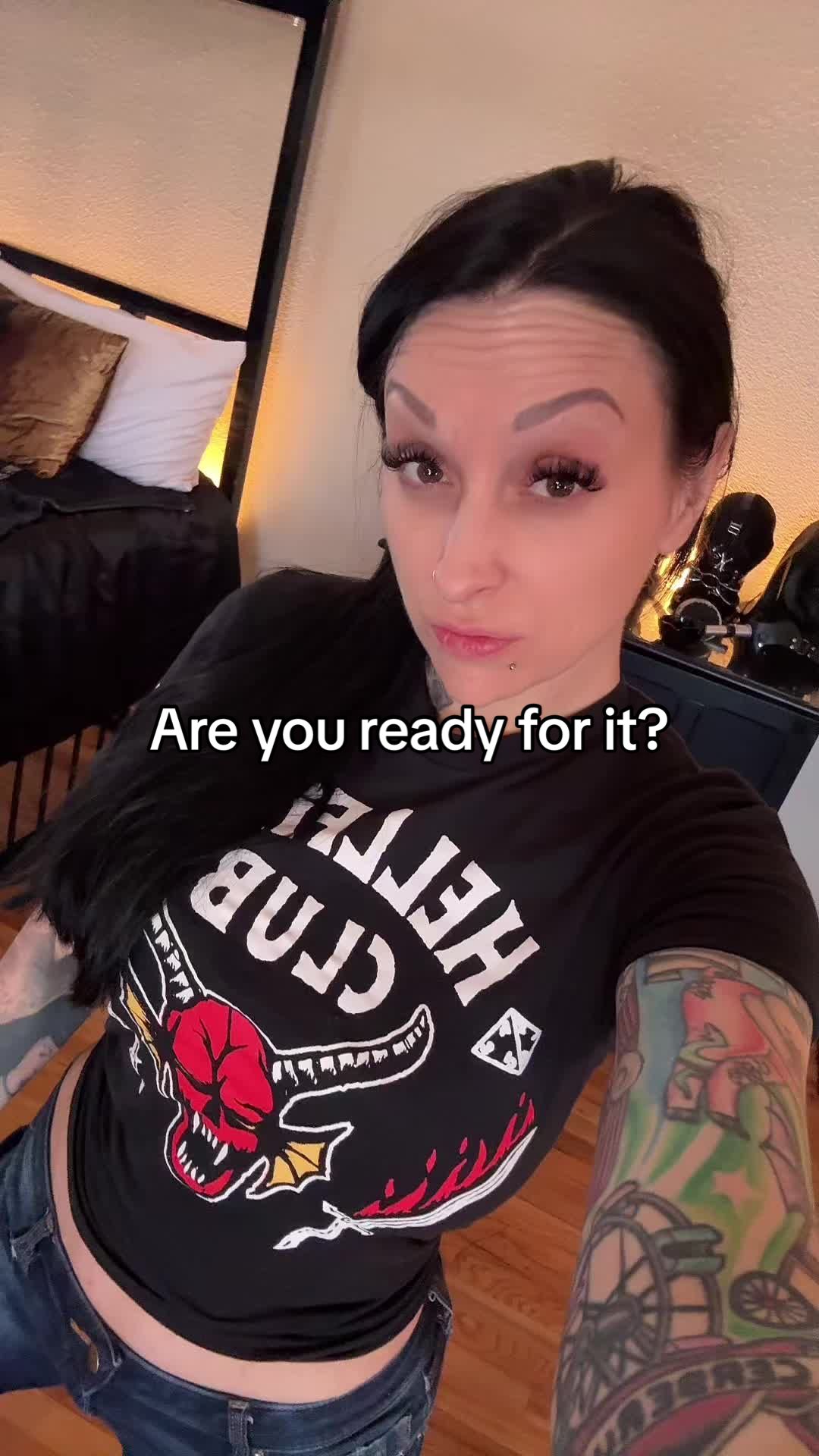 Lady Vi (@satanatrix) - Urlebird