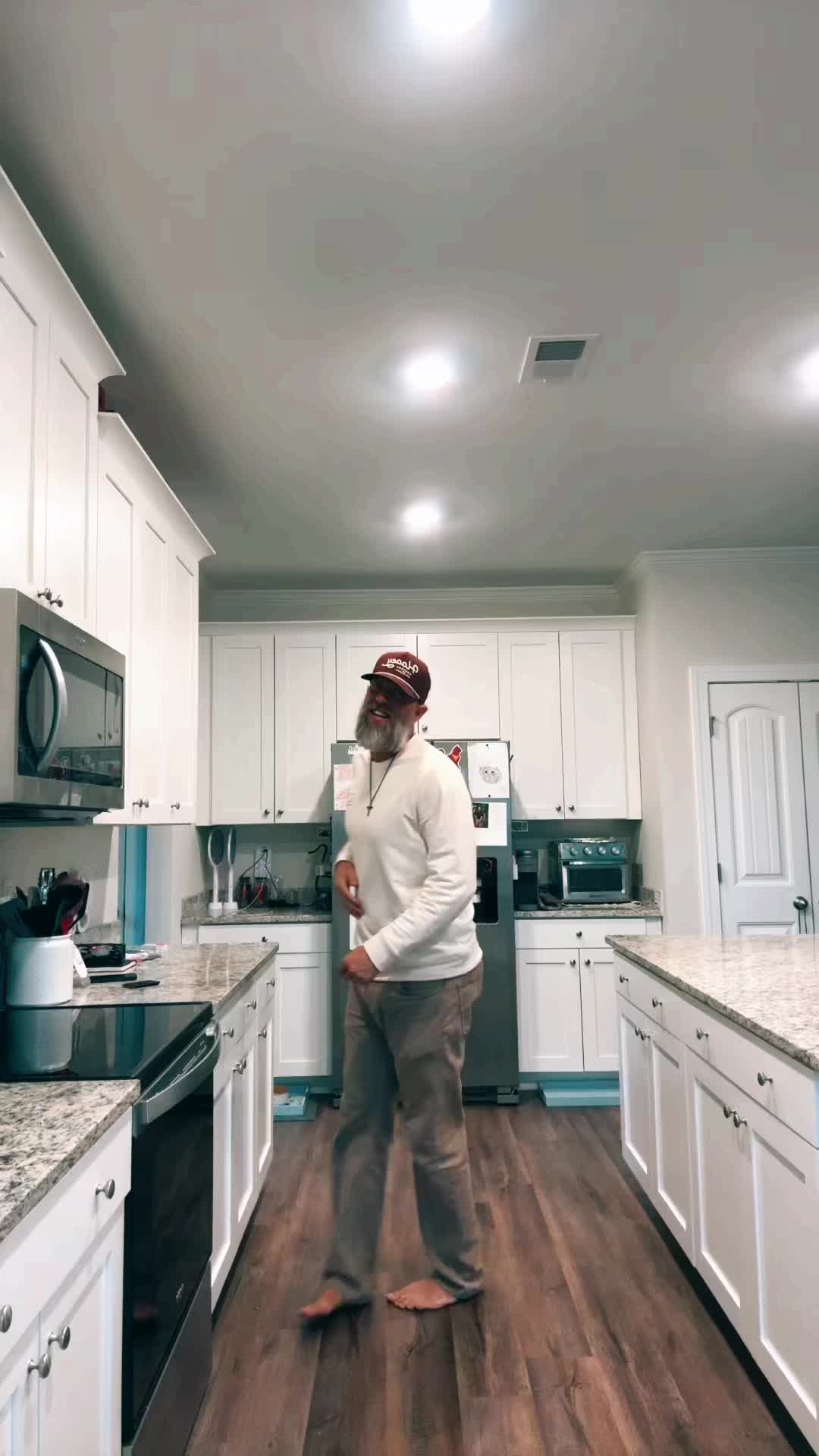 chopped my hair | elsaaaa (@spammmm14x)