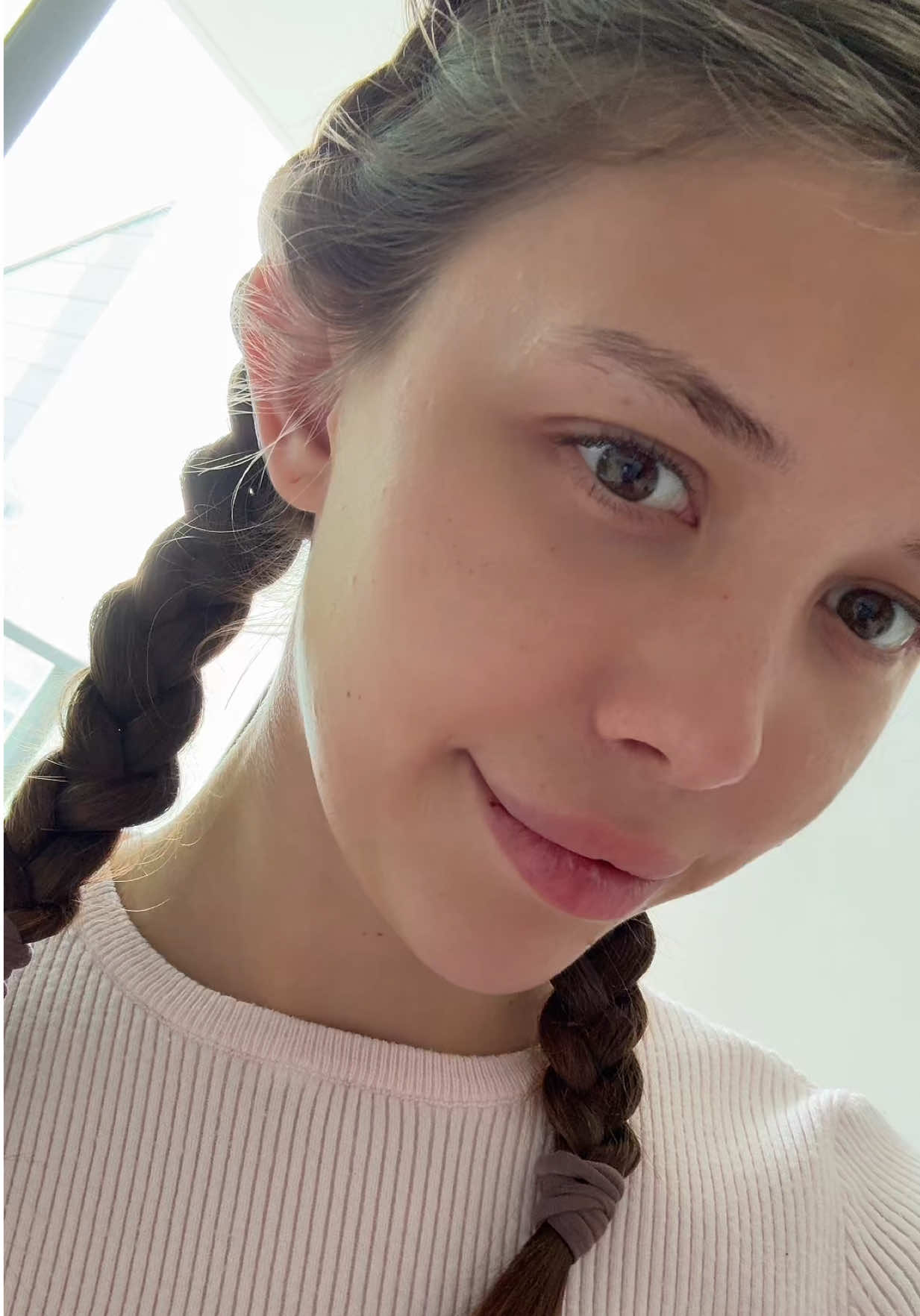 Evi 🌺 (@littlebirdevi) - Urlebird