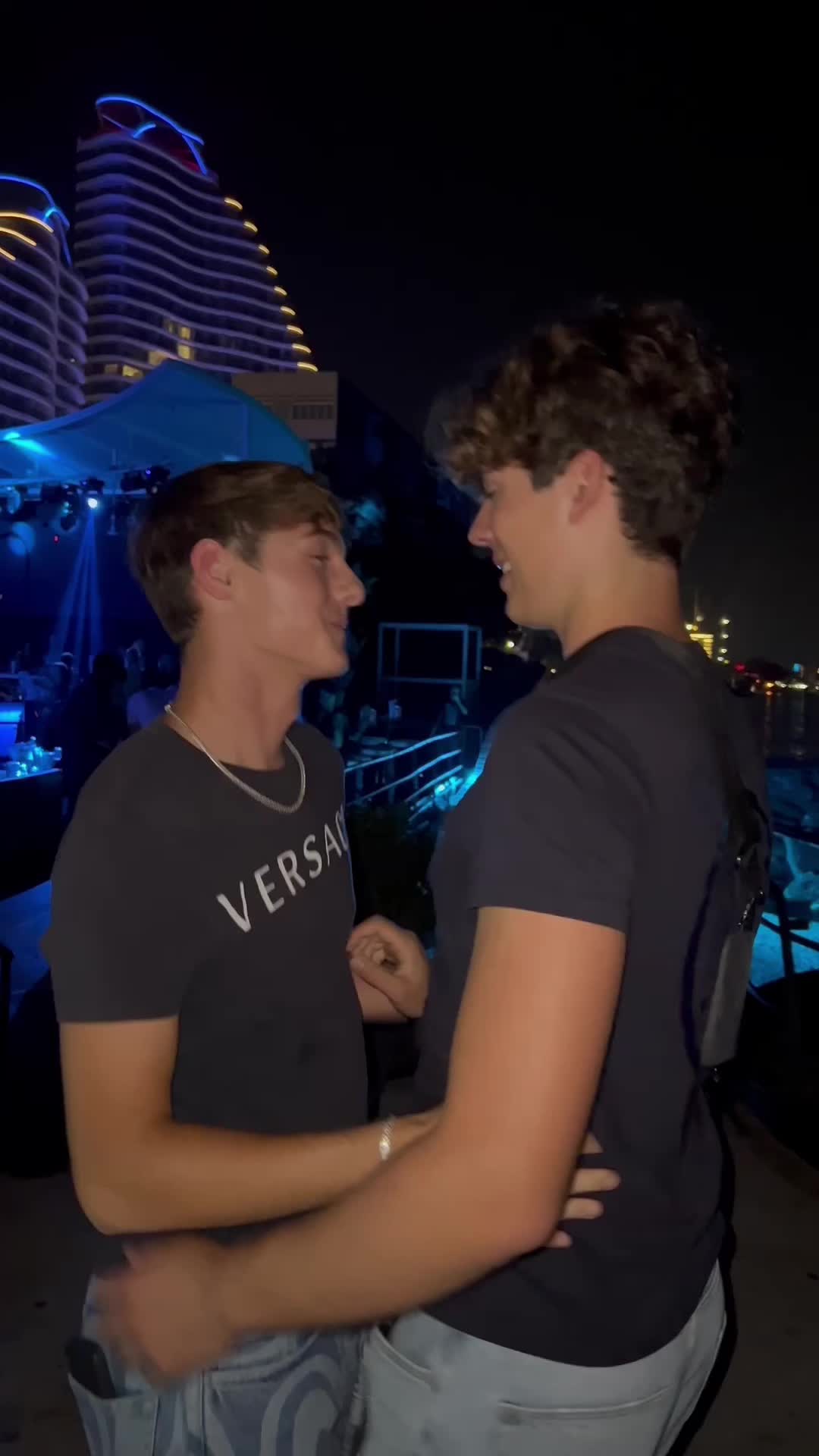 Svandylove (@itsvandylove) - Urlebird