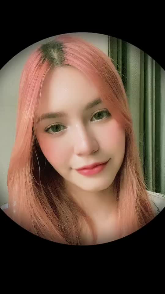 Bella 🔮 (@isabelleharis) - Urlebird