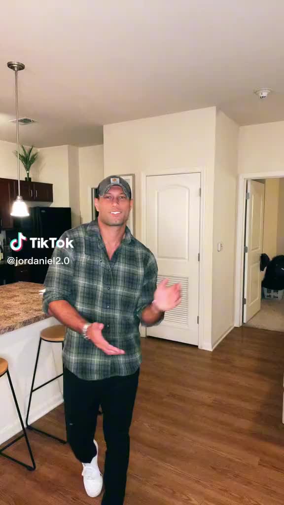 JORDAN KAY DANIEL (@jordaniiel.2.0) - Urlebird