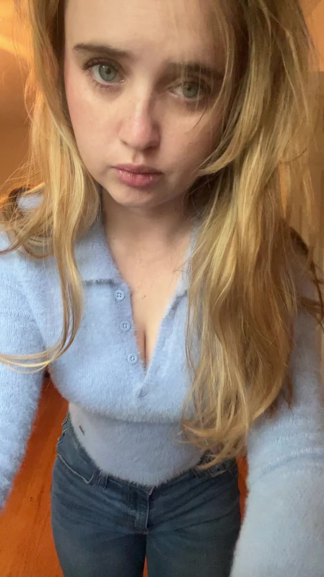 Disneyland Paris got us speechless 🏰 💕 | Abipop (@abipop_)